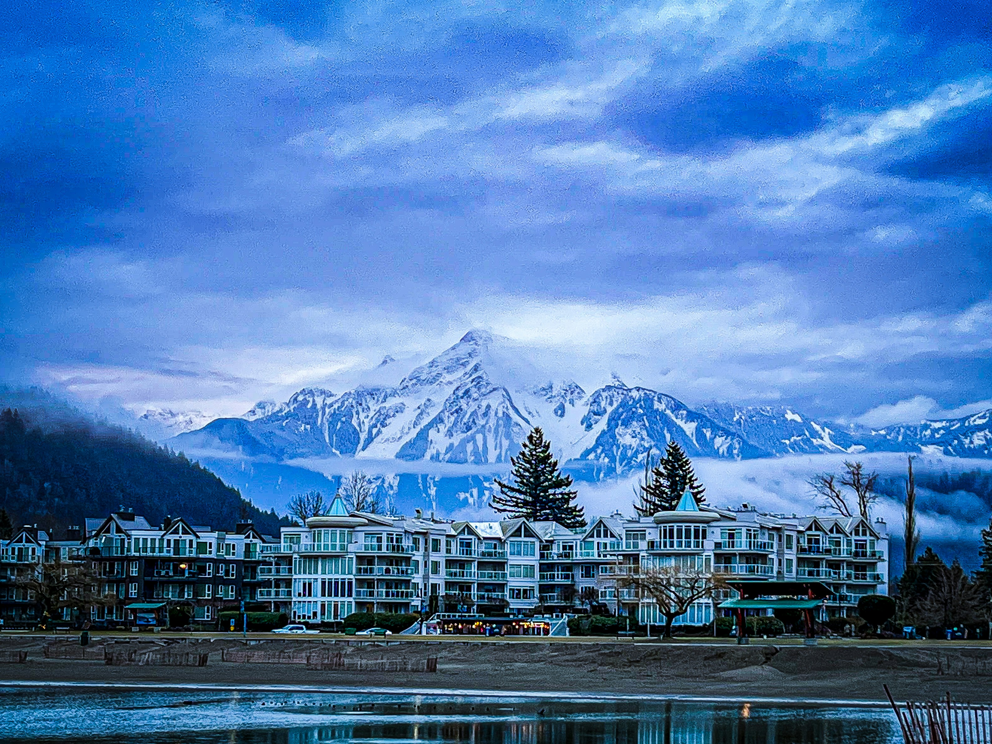 Serene Mountain Escape at Dawn