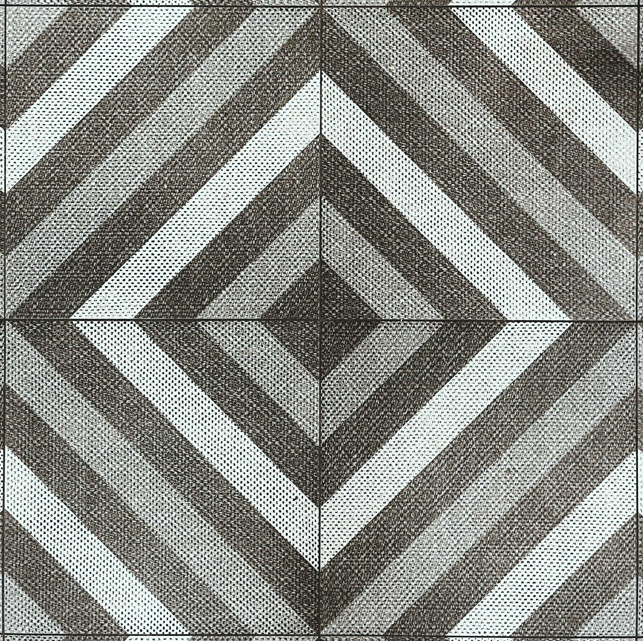 Centering Geometry: Concentric Diamond Tiles in Monochrome