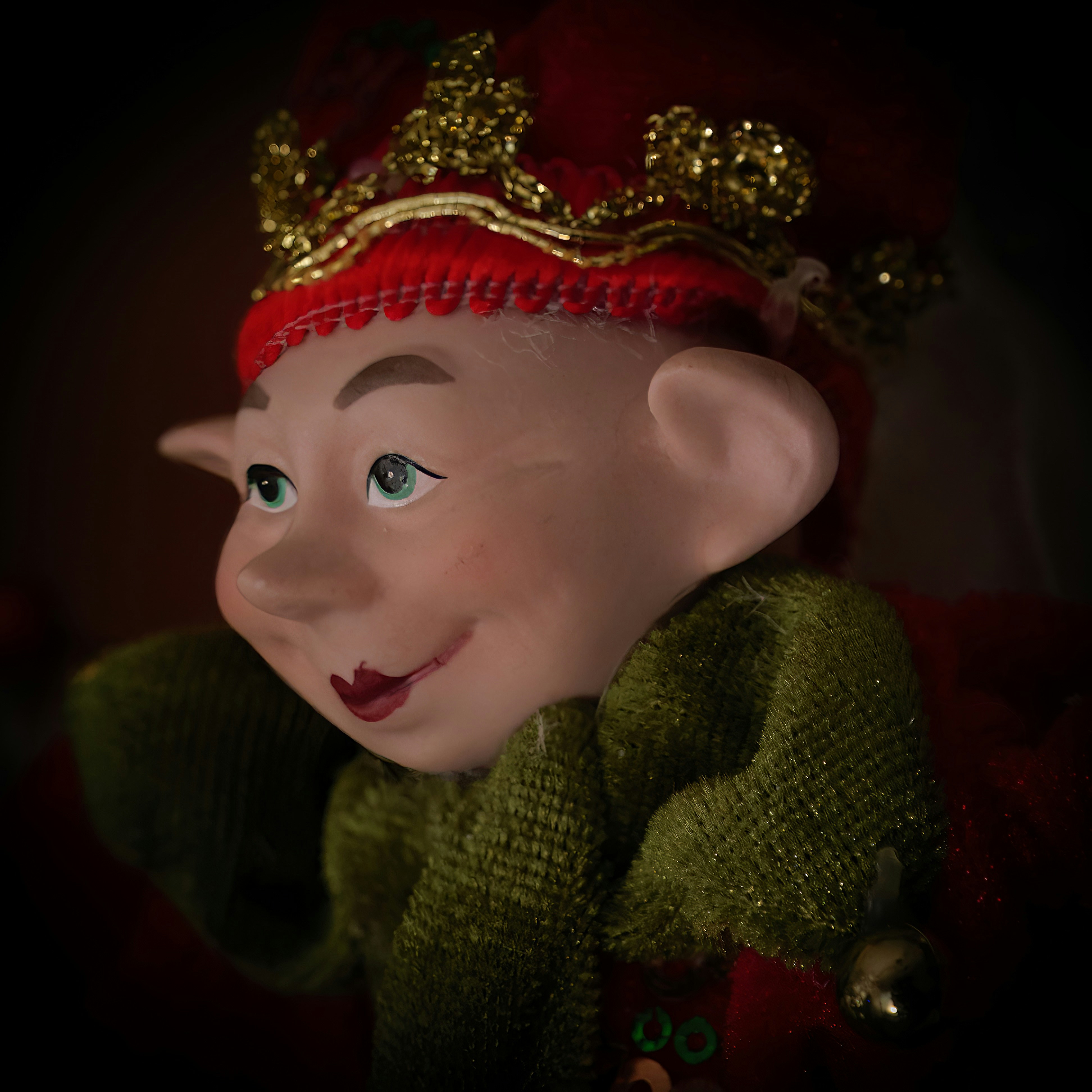 A close up of a troll doll wearing a crown photo – Free Person Image on ...
