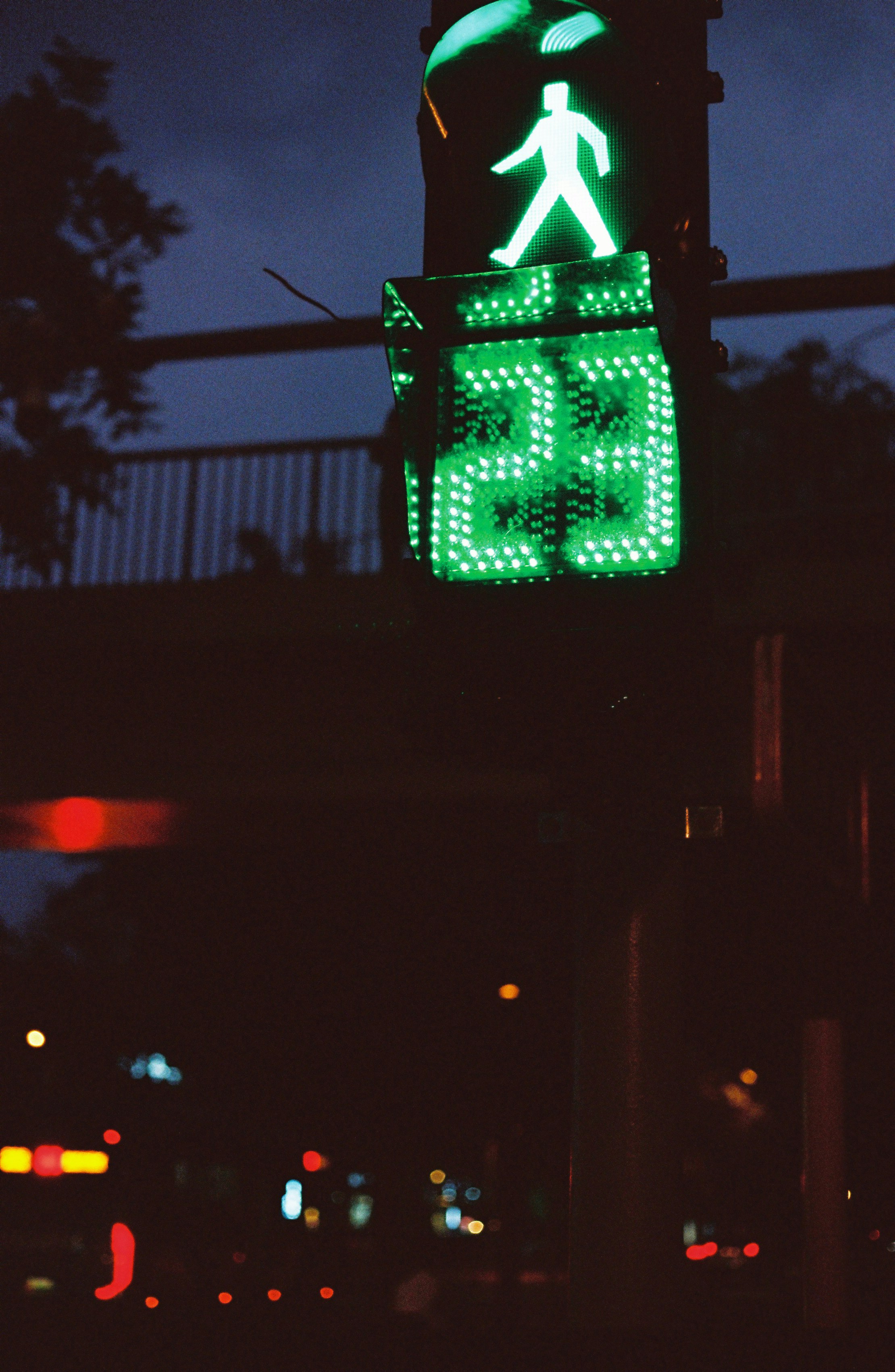 A traffic light with a green pedestrian crossing signal photo – Free ...