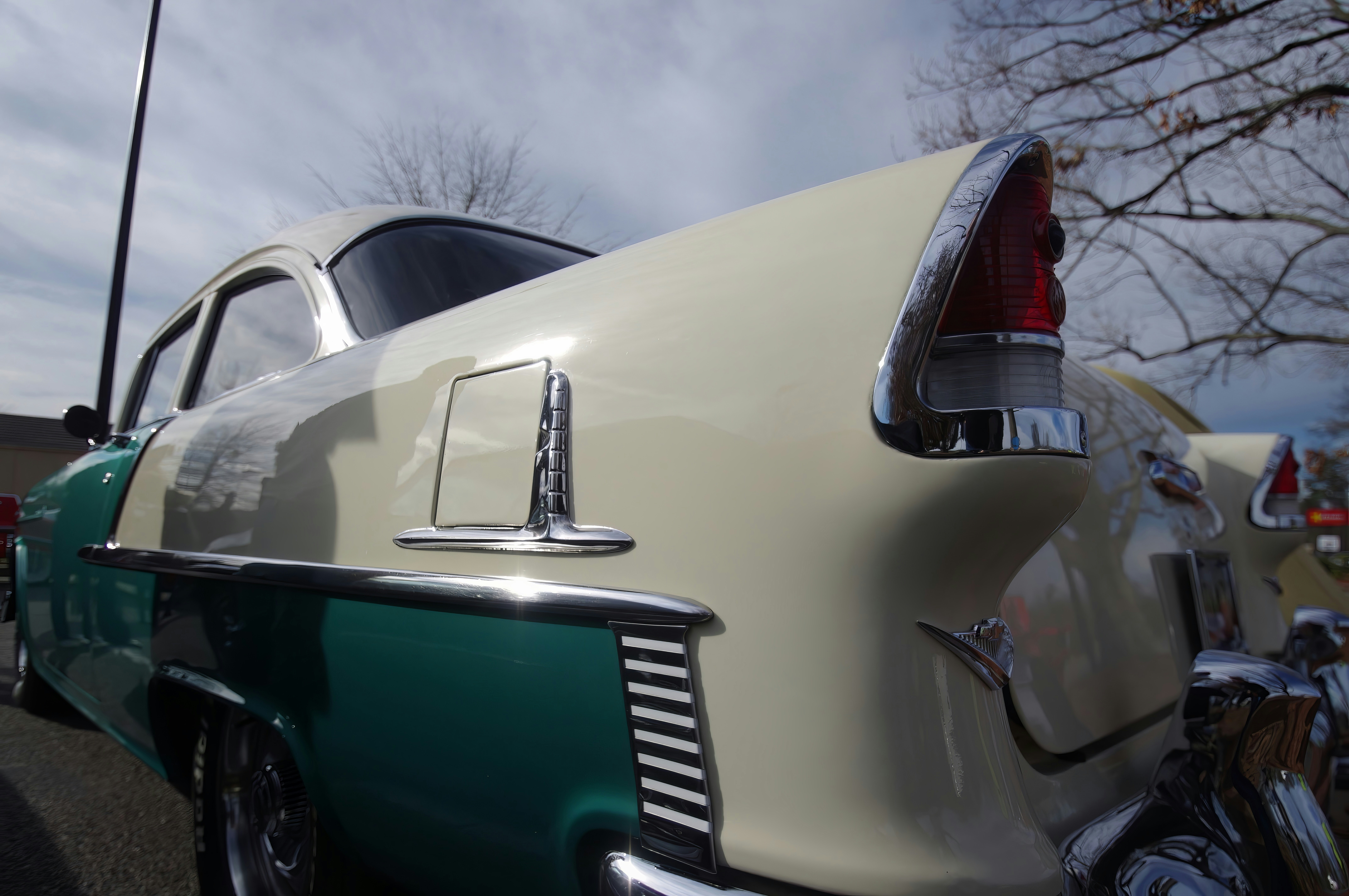 A close up of the tail end of a classic car photo – Free Car Image on ...
