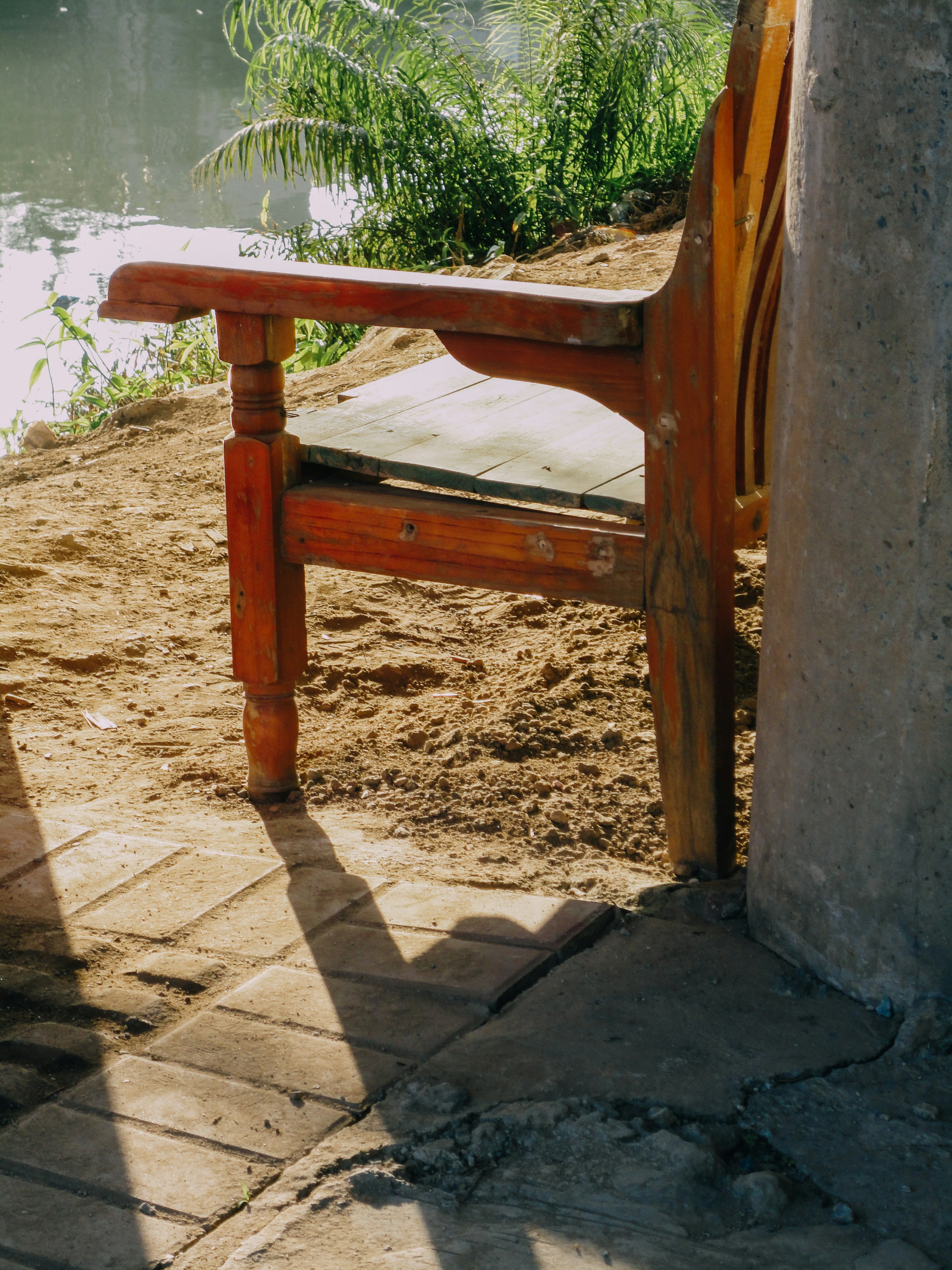 Photo by Shawn Rain with Sony Cyber-shot W350