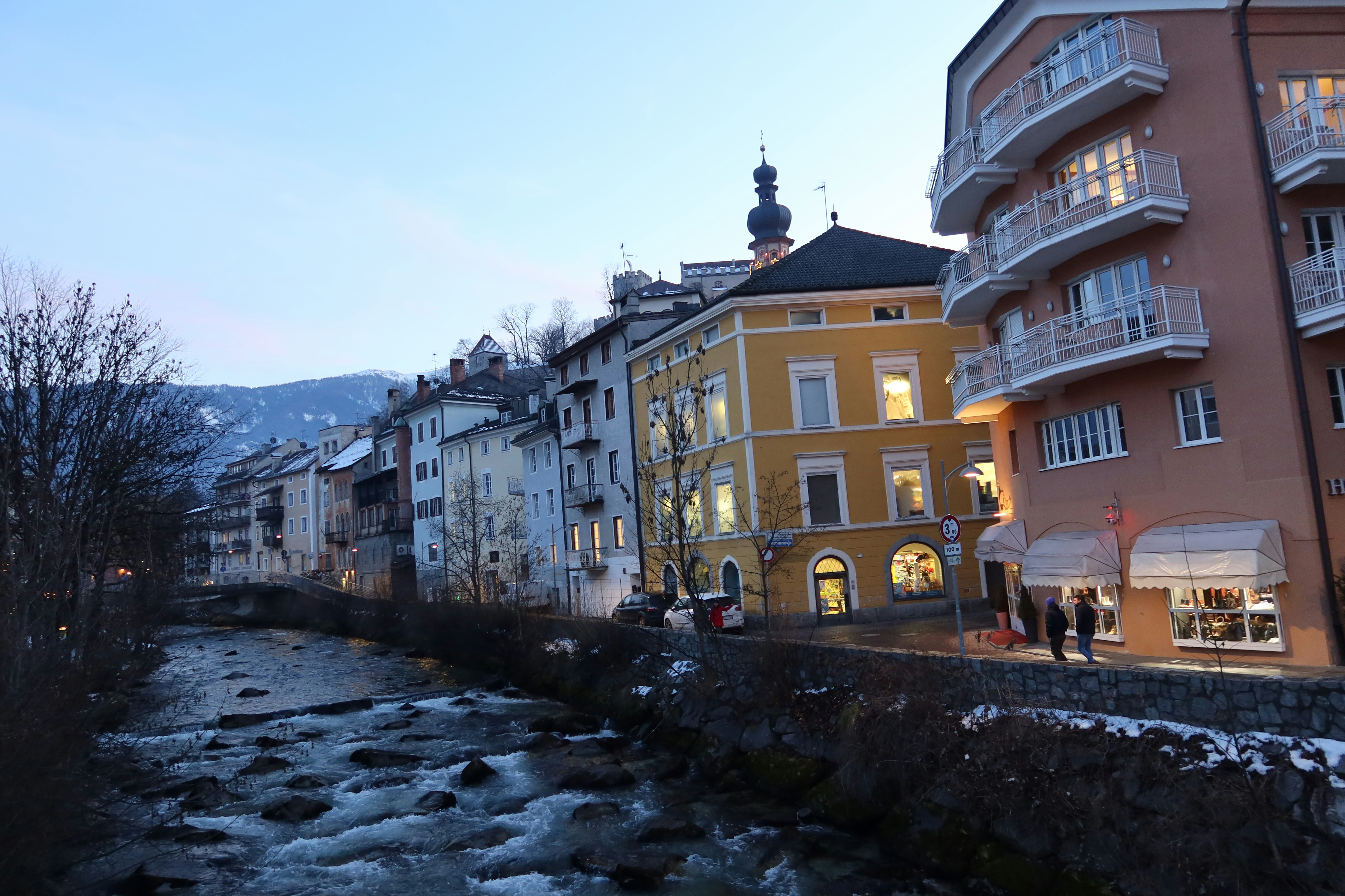 Warm Street by the River: Evening Facade in Cascade.