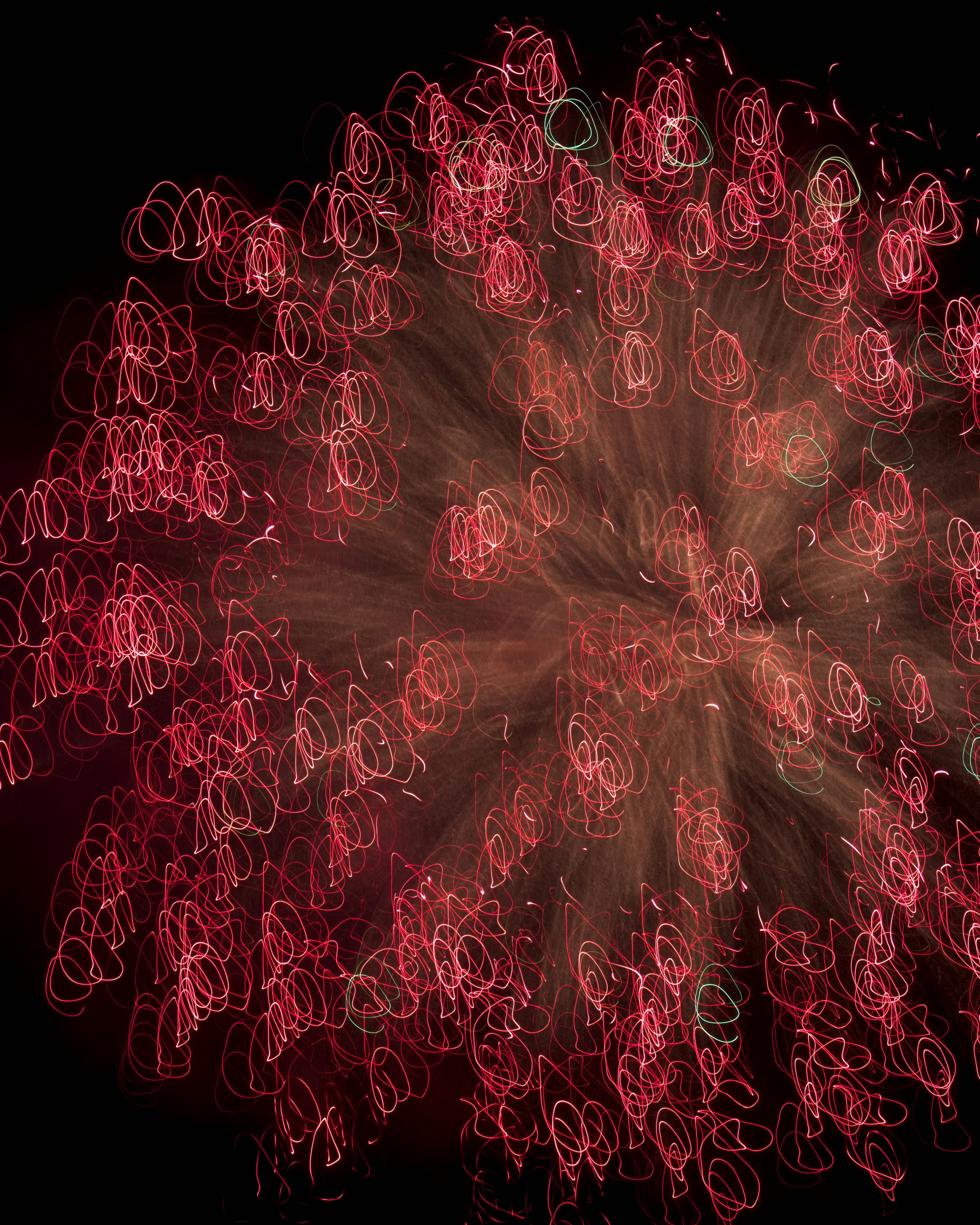 Crimson Ringlight: A Long-Exposure Bloom of Scribbled Orbs