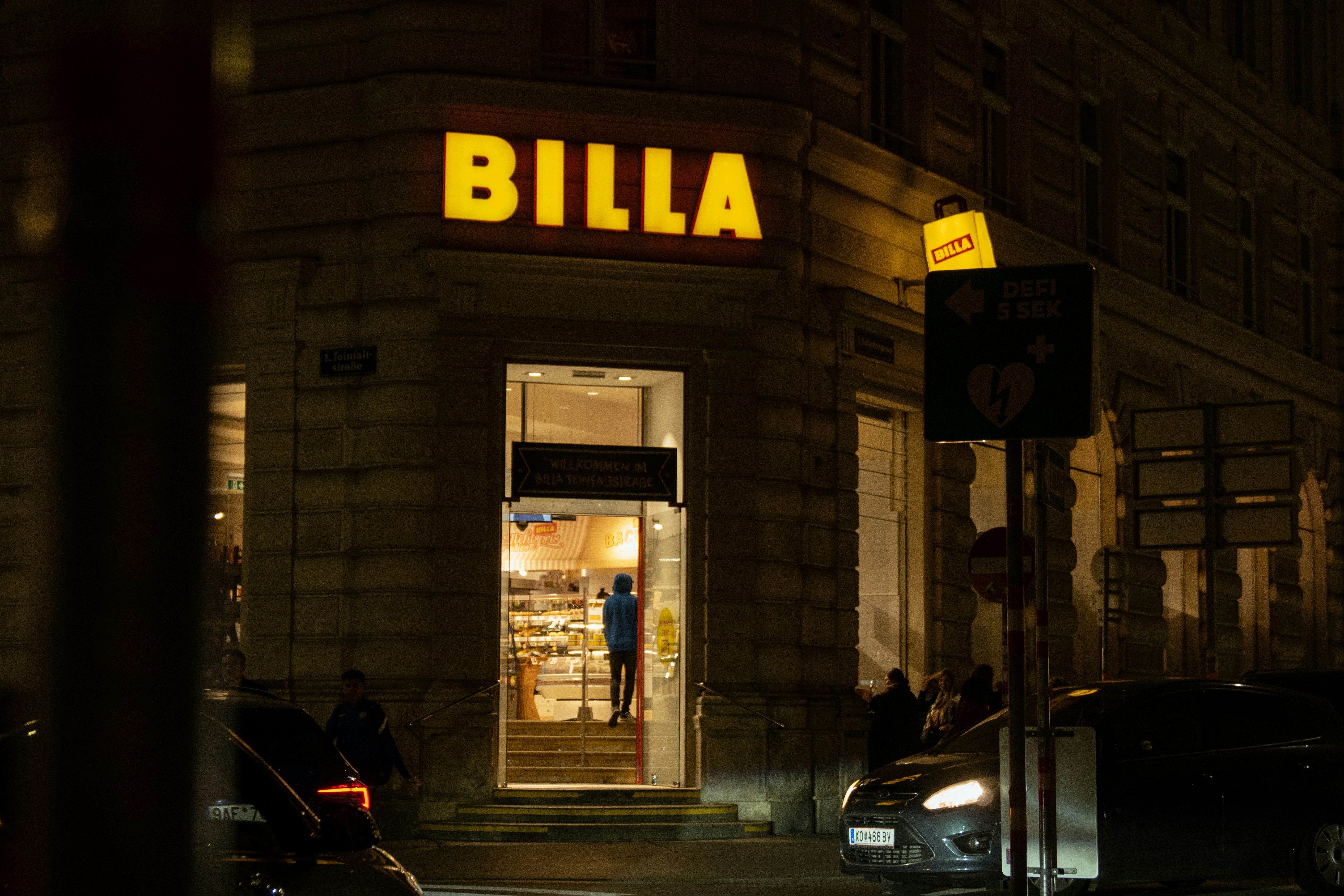 A building with a sign that says billa on it photo – Free Billa Image ...