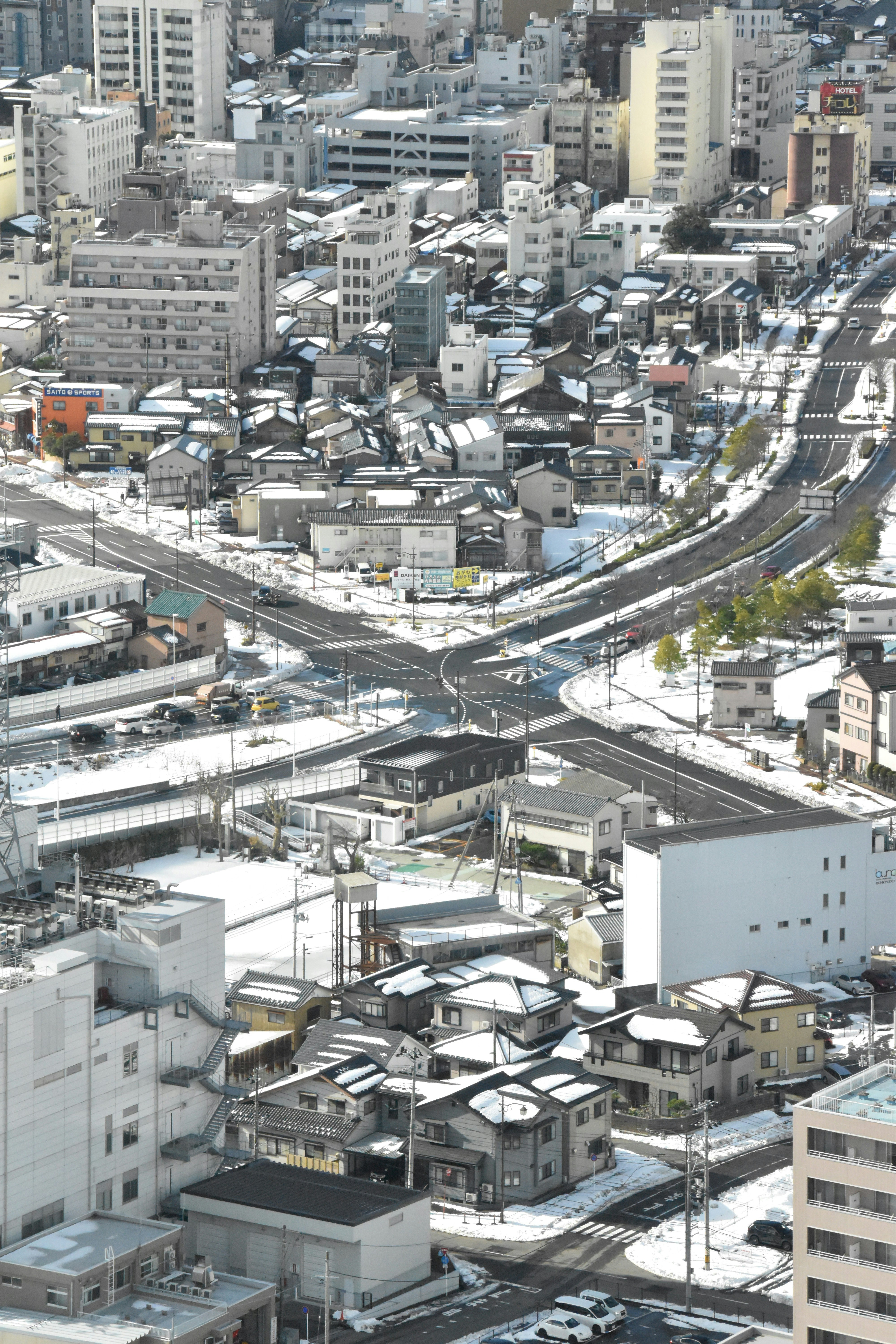 Niigata overlaying streets