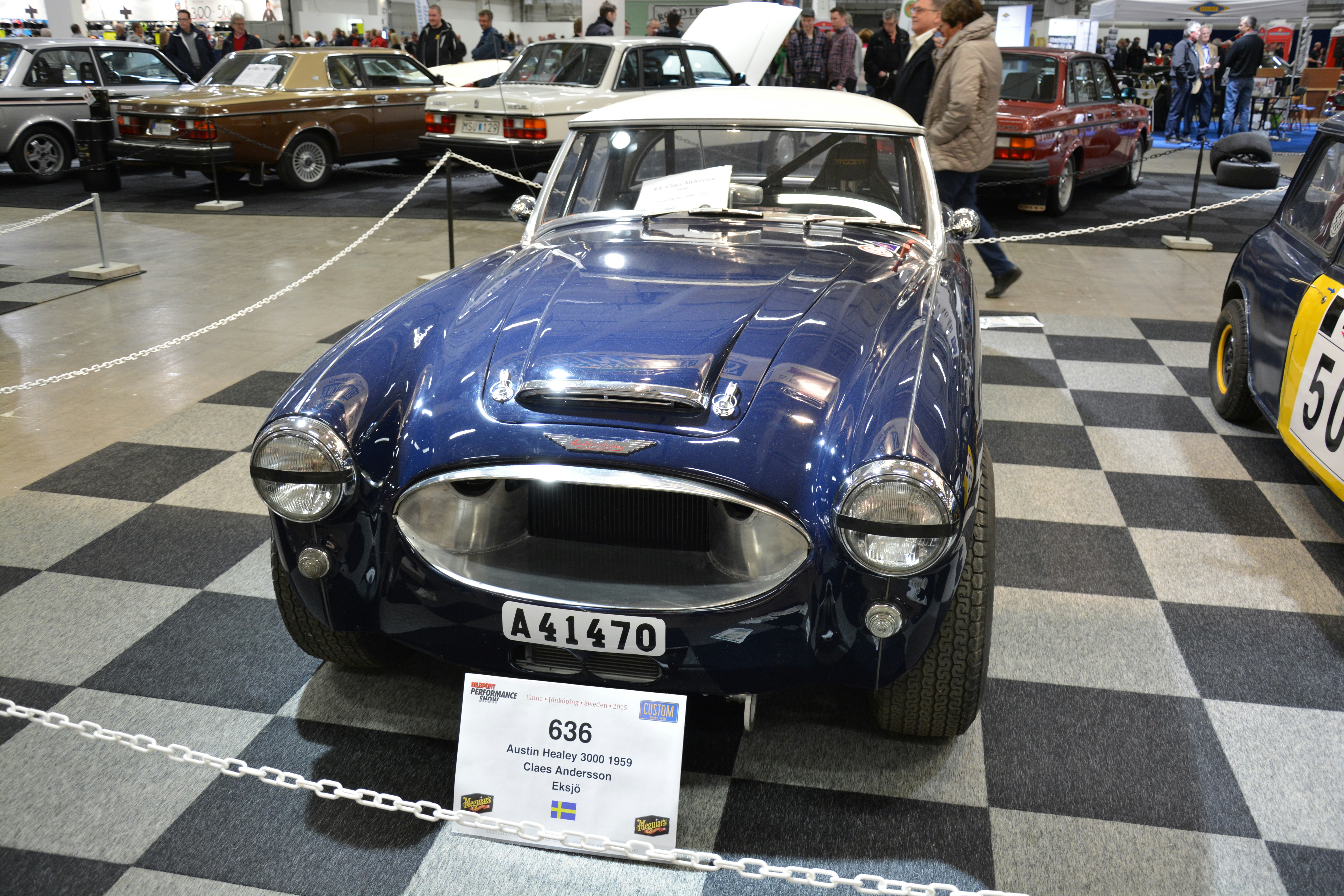 A car is on display at a car show photo – Free Car Image on Unsplash