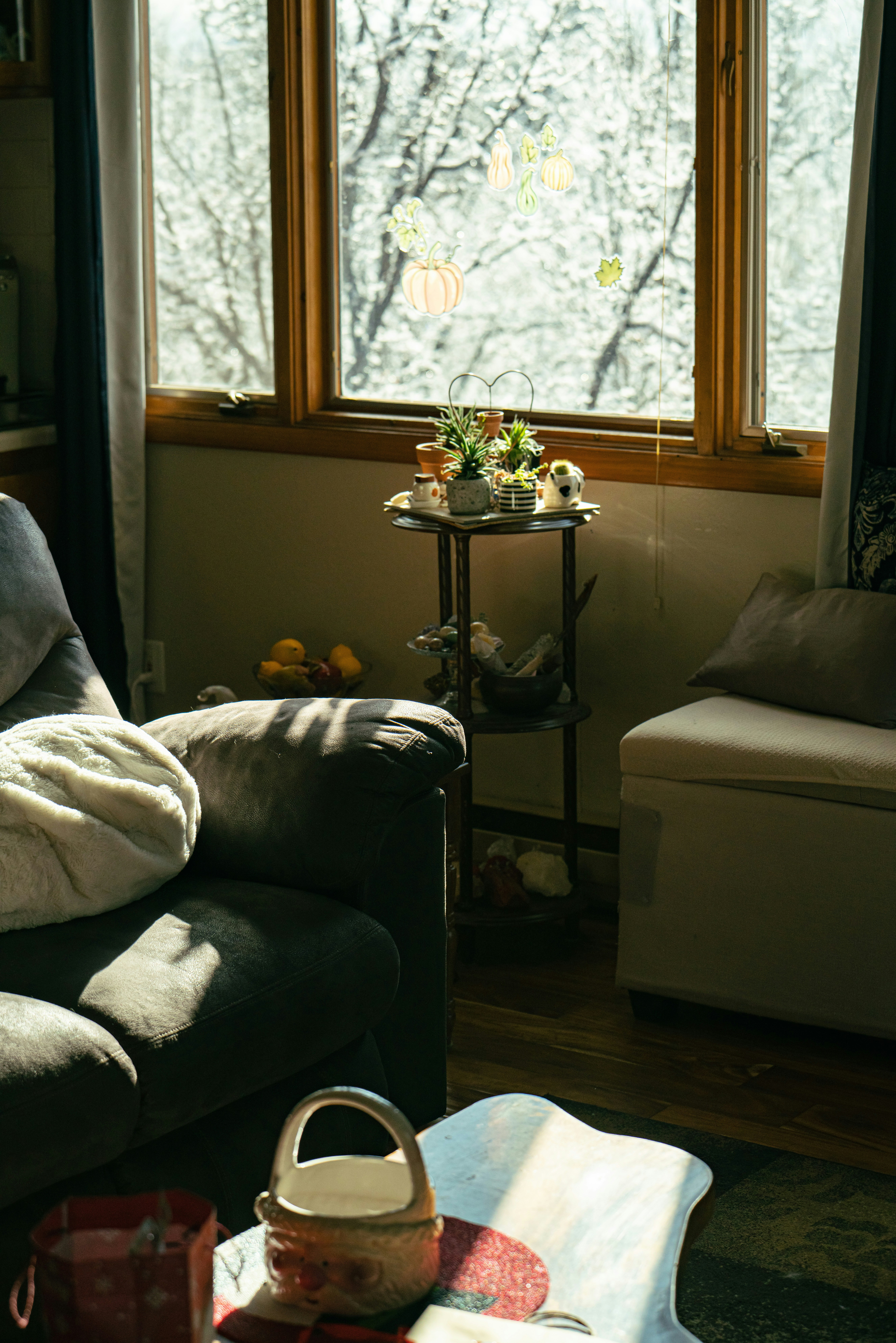 A living room filled with furniture and a window photo – Free Furniture ...