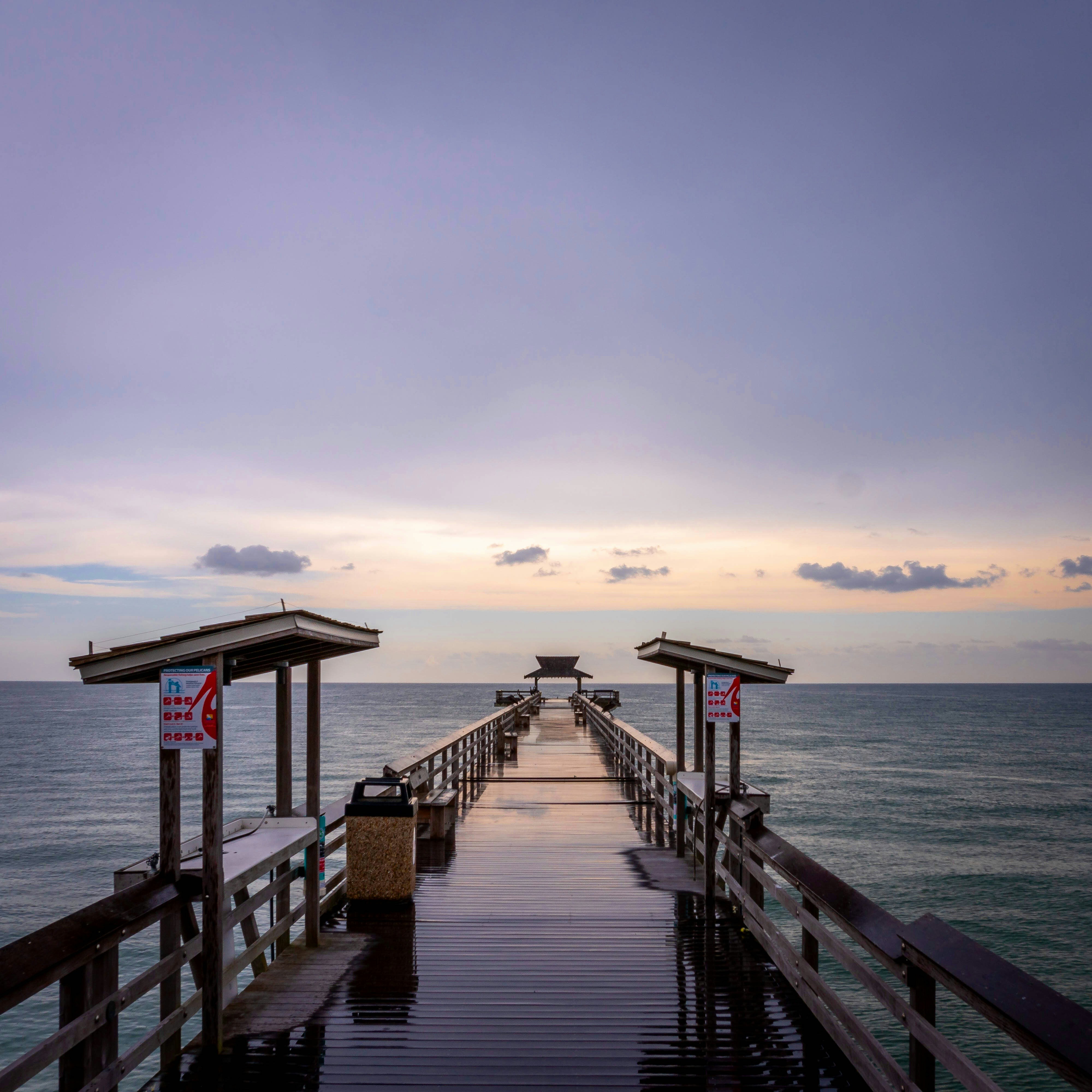 Dusk Pier: A Symmetrical Walk to the Quiet Pavilion
