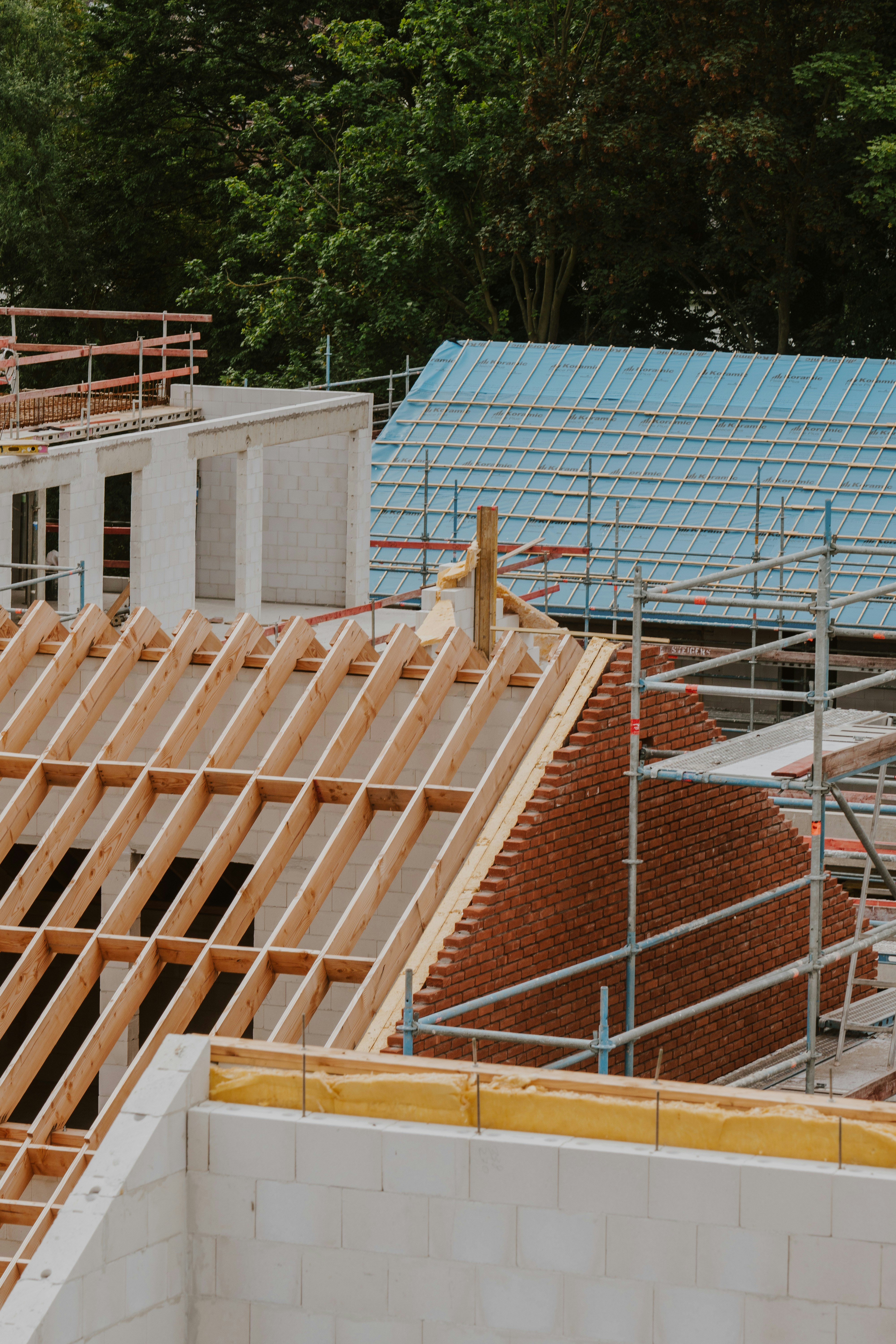 The roof of a building being built with scaffolding photo – Free Image ...