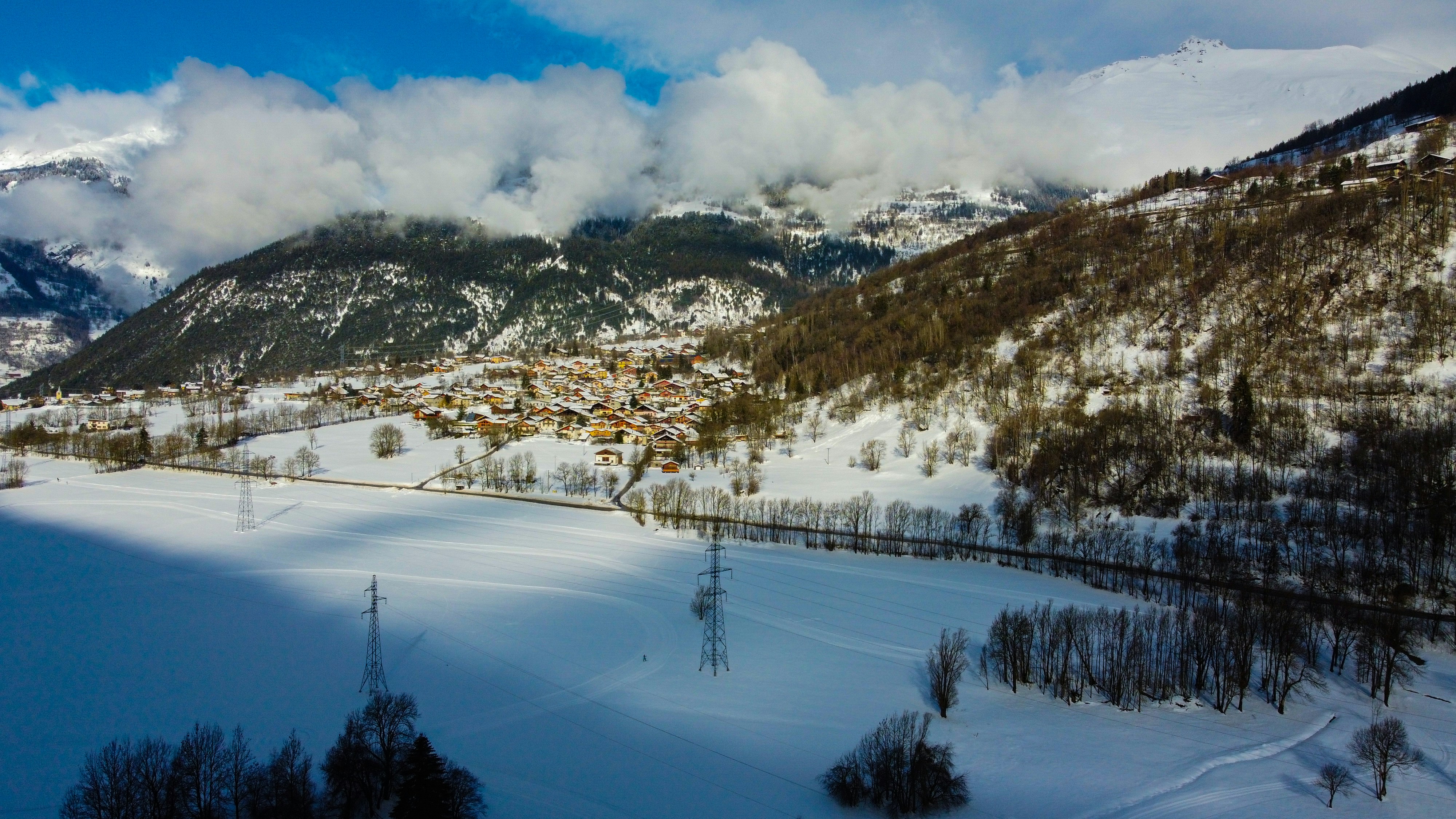 Whispers of Winter in the Alpine Valley