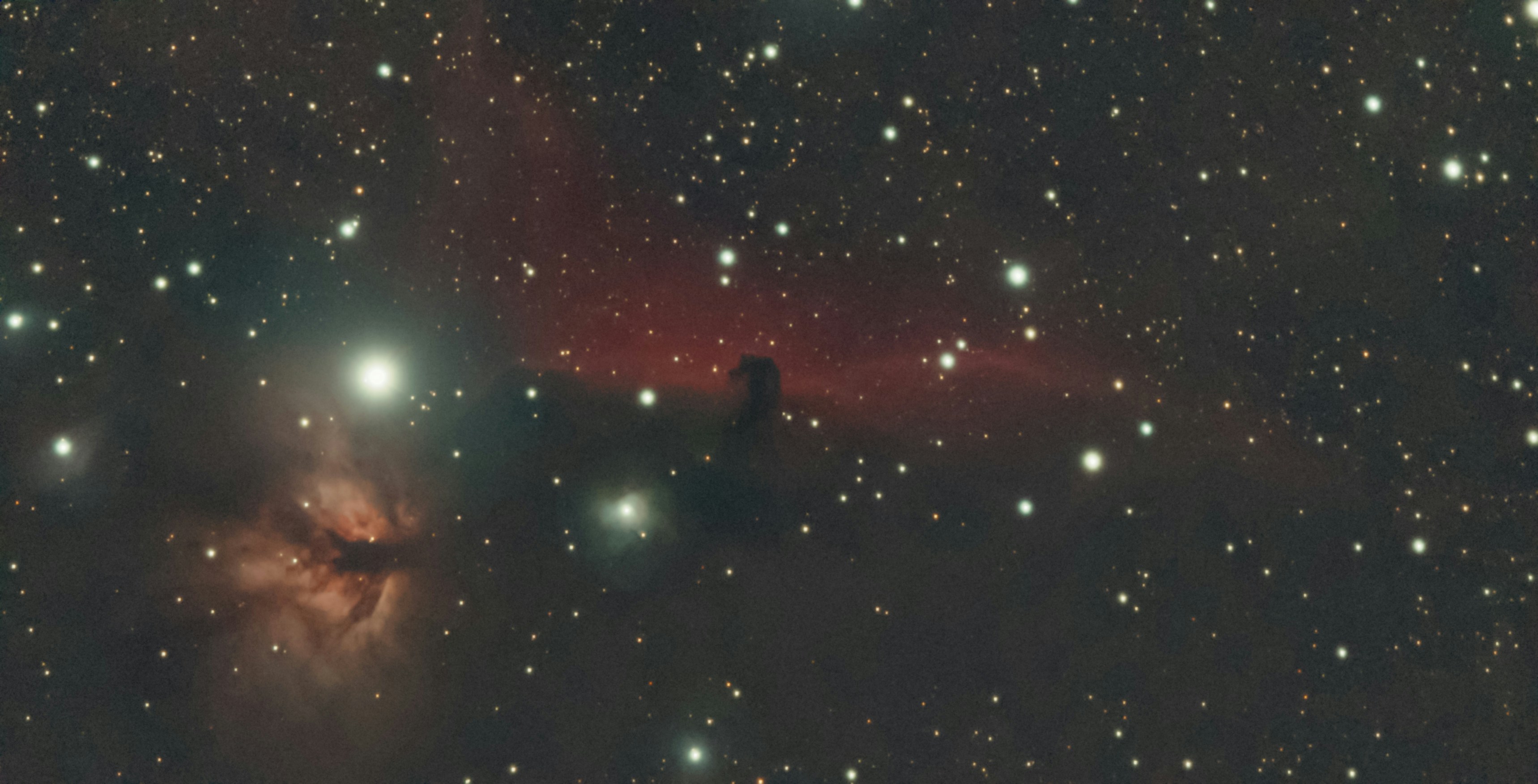 A star cluster in the middle of a night sky photo – Free Space Image on ...