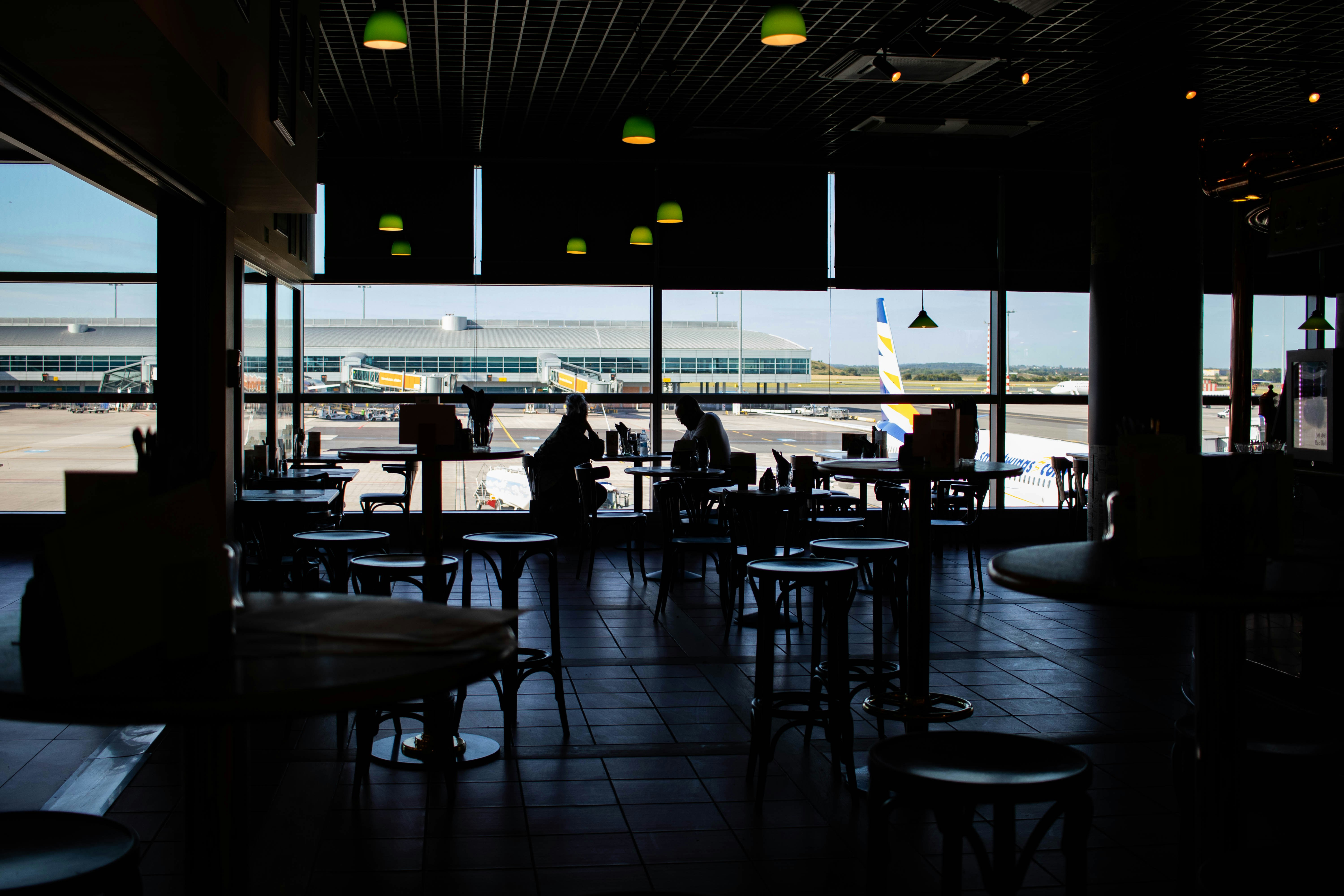 Empty Airport Pictures | Download Free Images on Unsplash