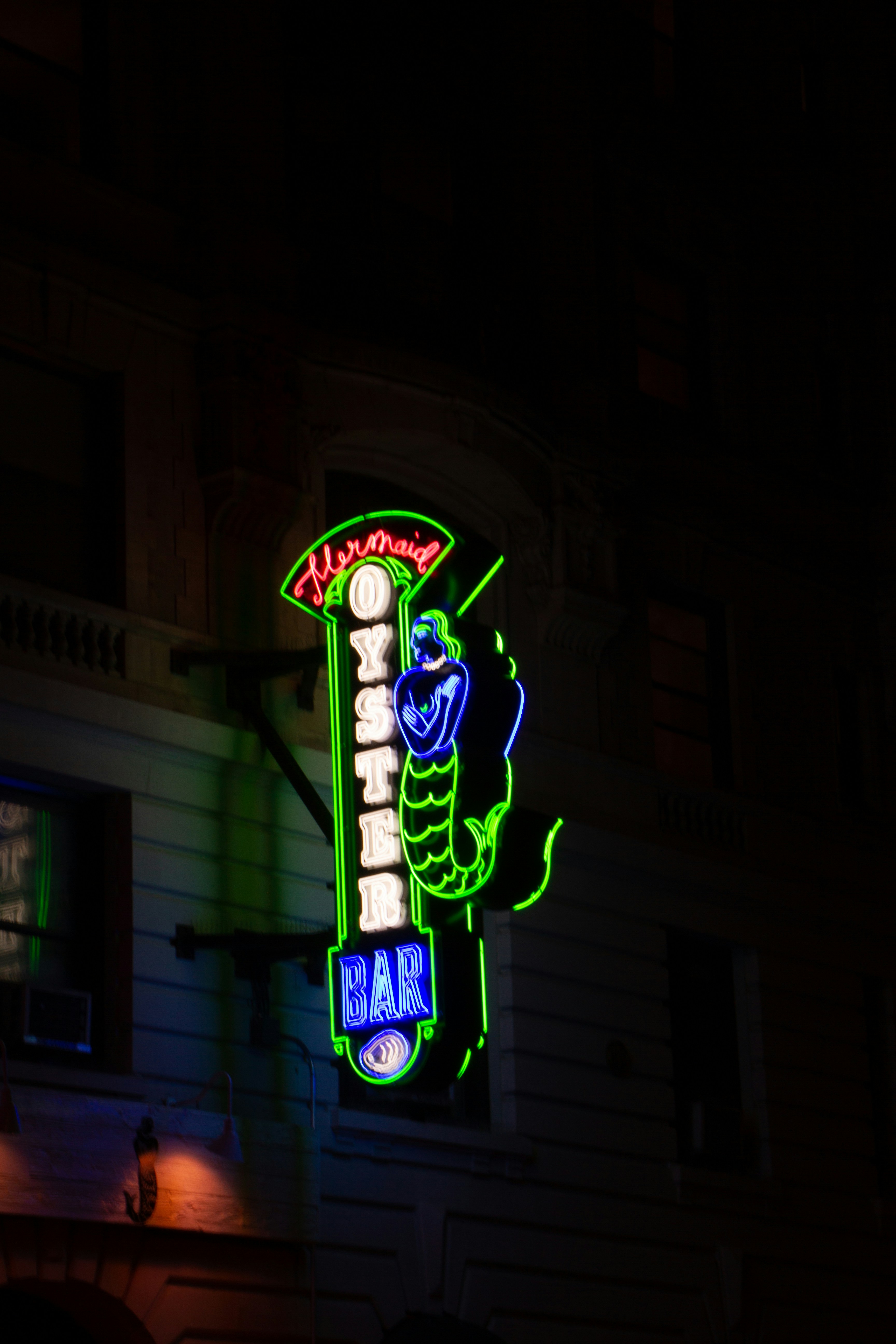 Neon sign of the oyster bar in NY