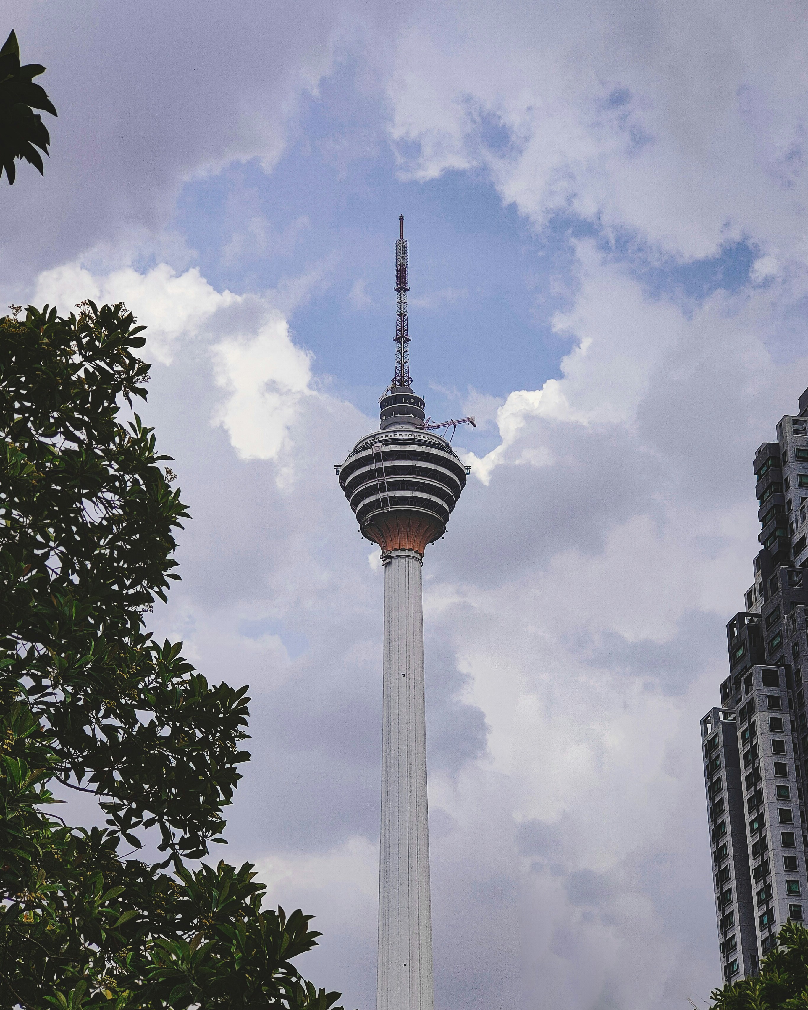 A tall tower with a sky background photo – Free Image on Unsplash