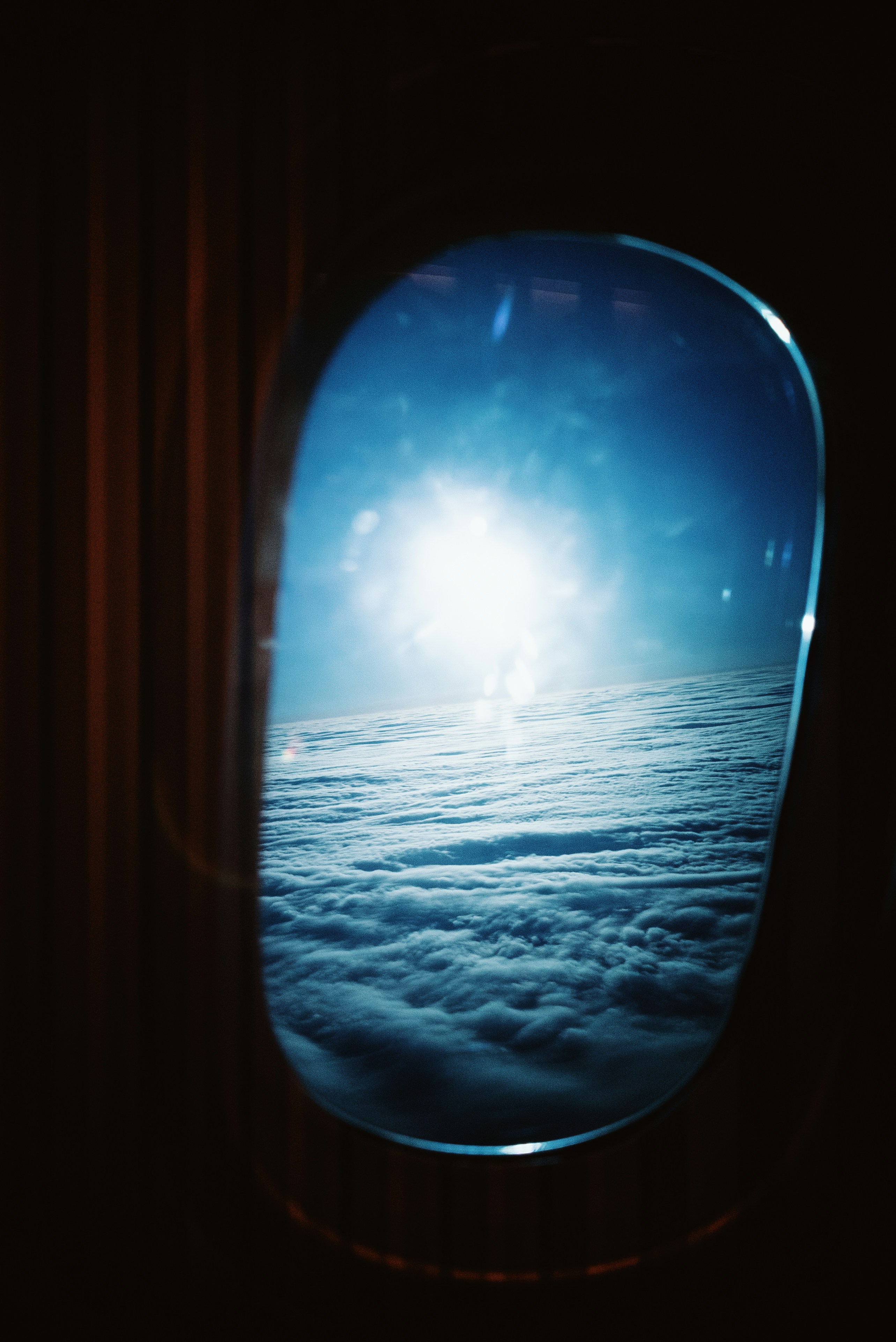 Window to the Sea of Clouds: A Skyward Gaze