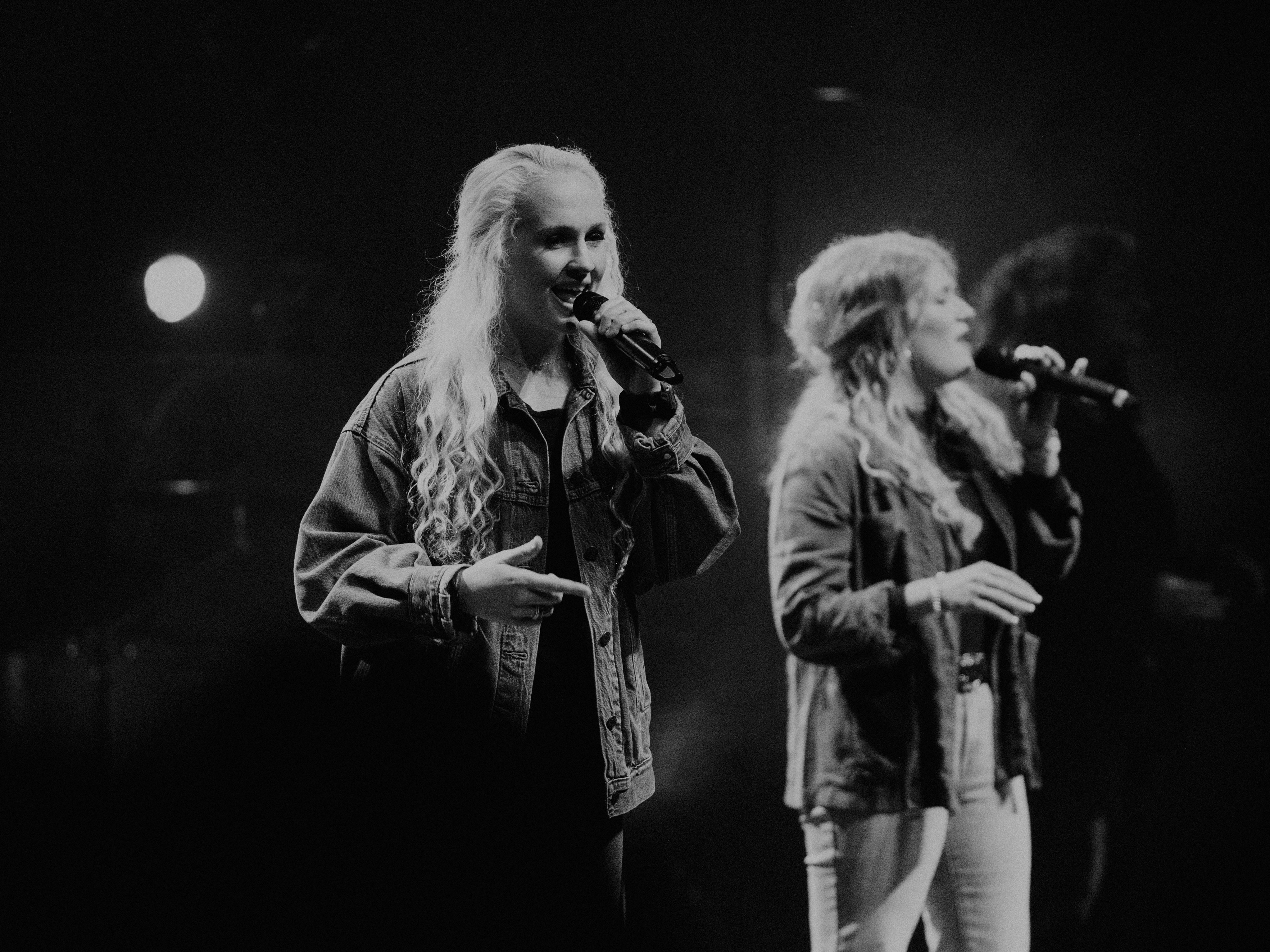 Singer Stage Pictures | Download Free Images on Unsplash