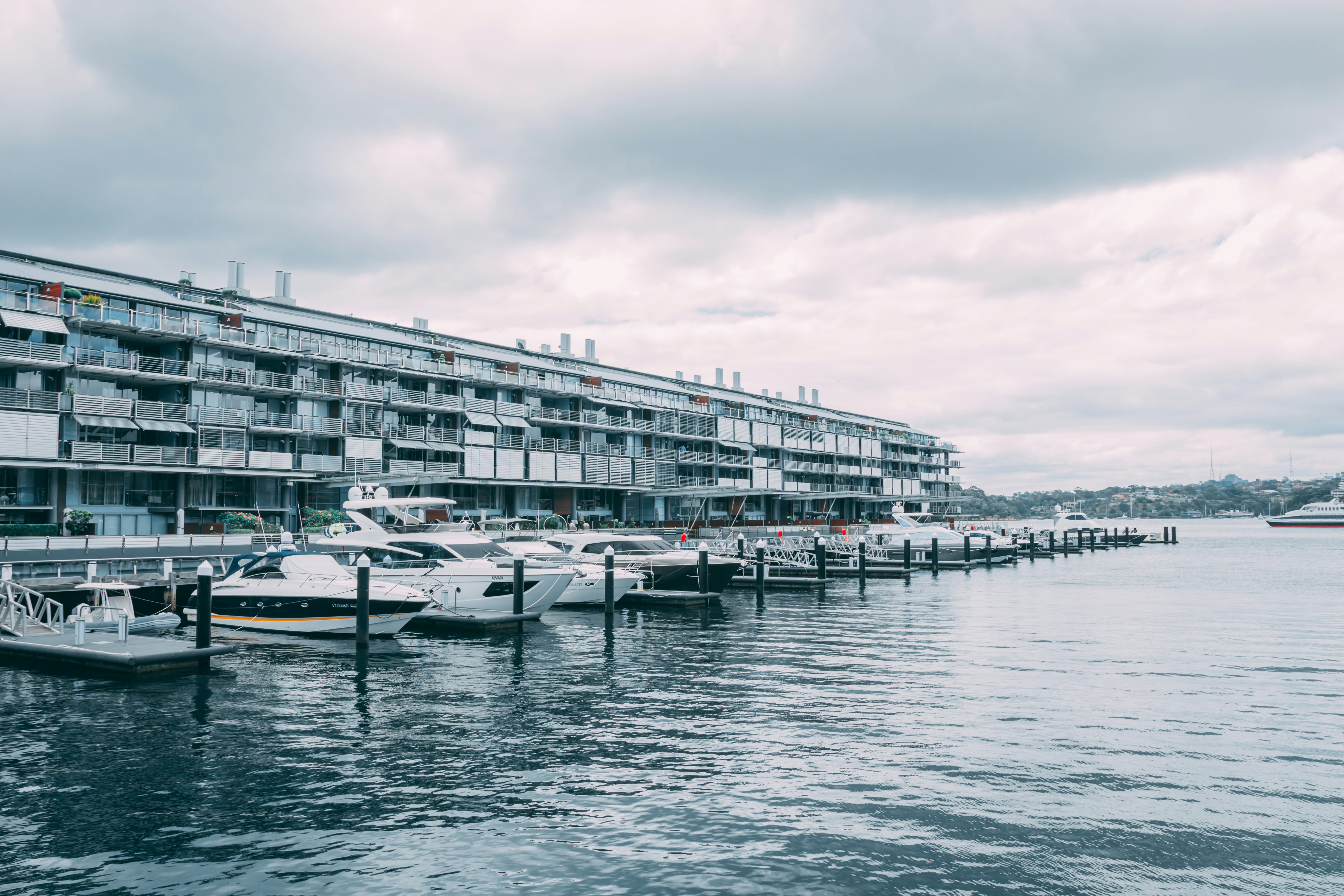 Harbor Serenity: A Modern Waterfront Retreat