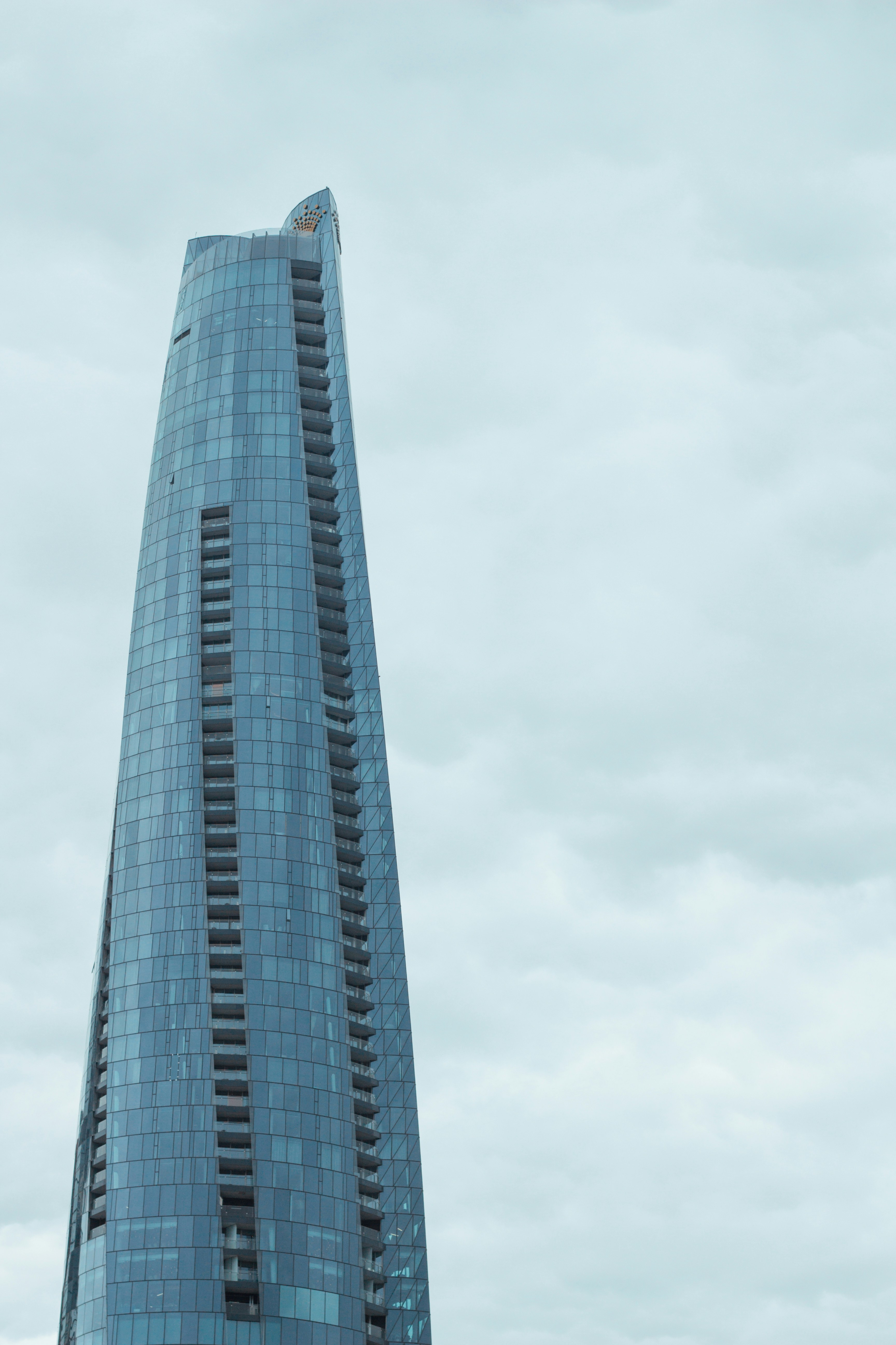 A very tall building with a sky background photo – Free Barangaroo nsw ...