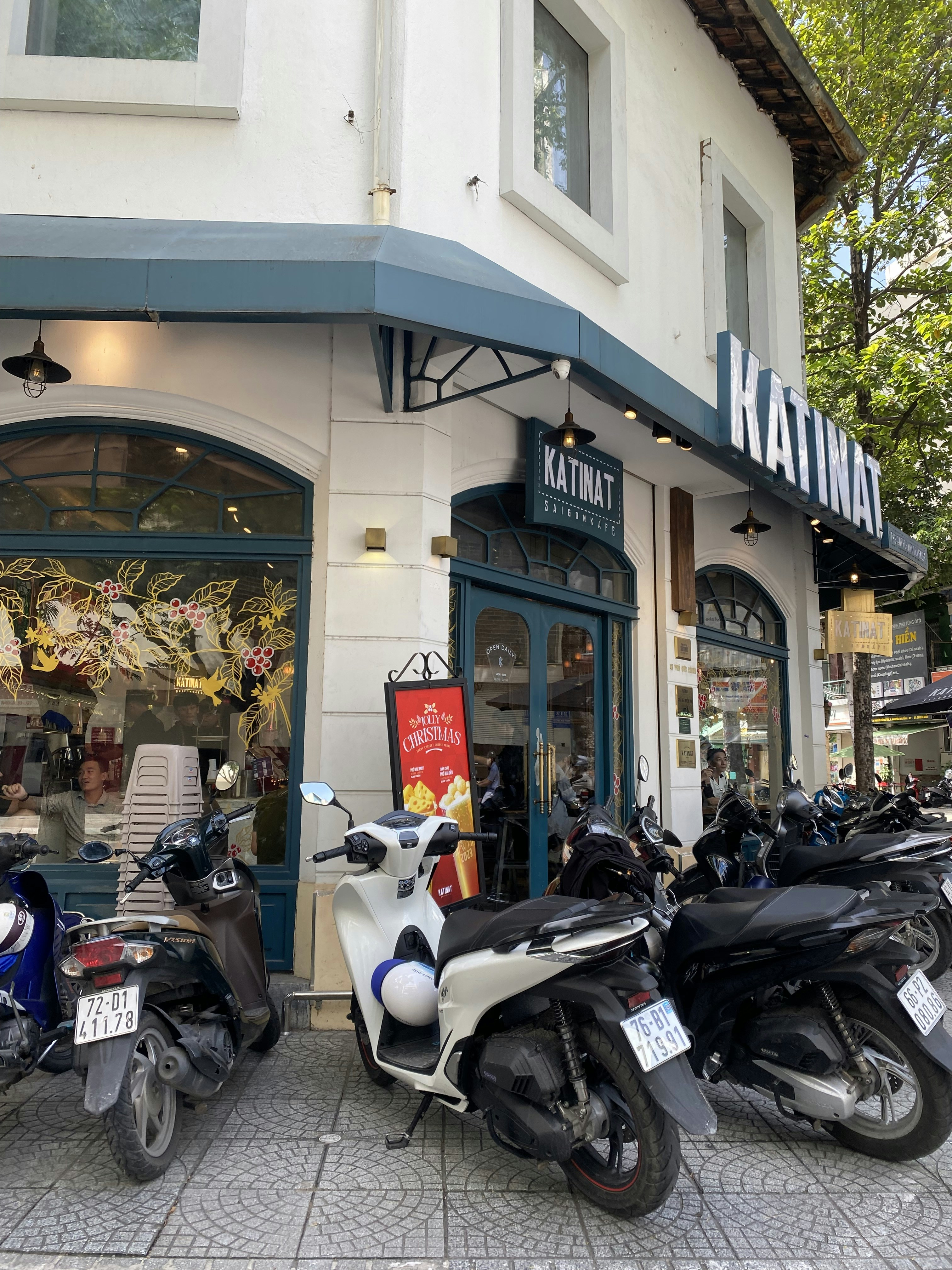 Scooter Alleyfront at Katkat Café