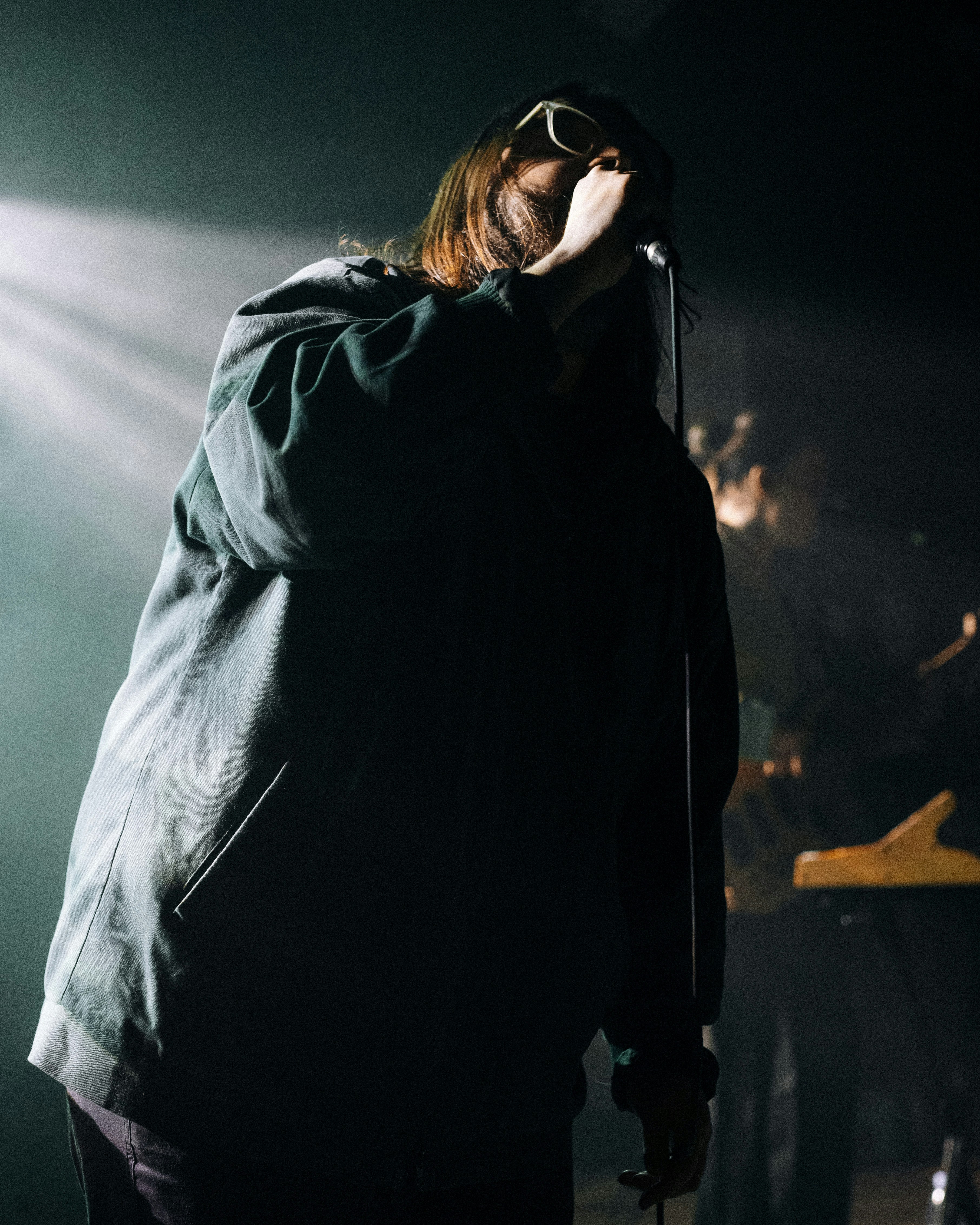 Midnight Mic: A Foreground Singer Cuts Through the Spotlight