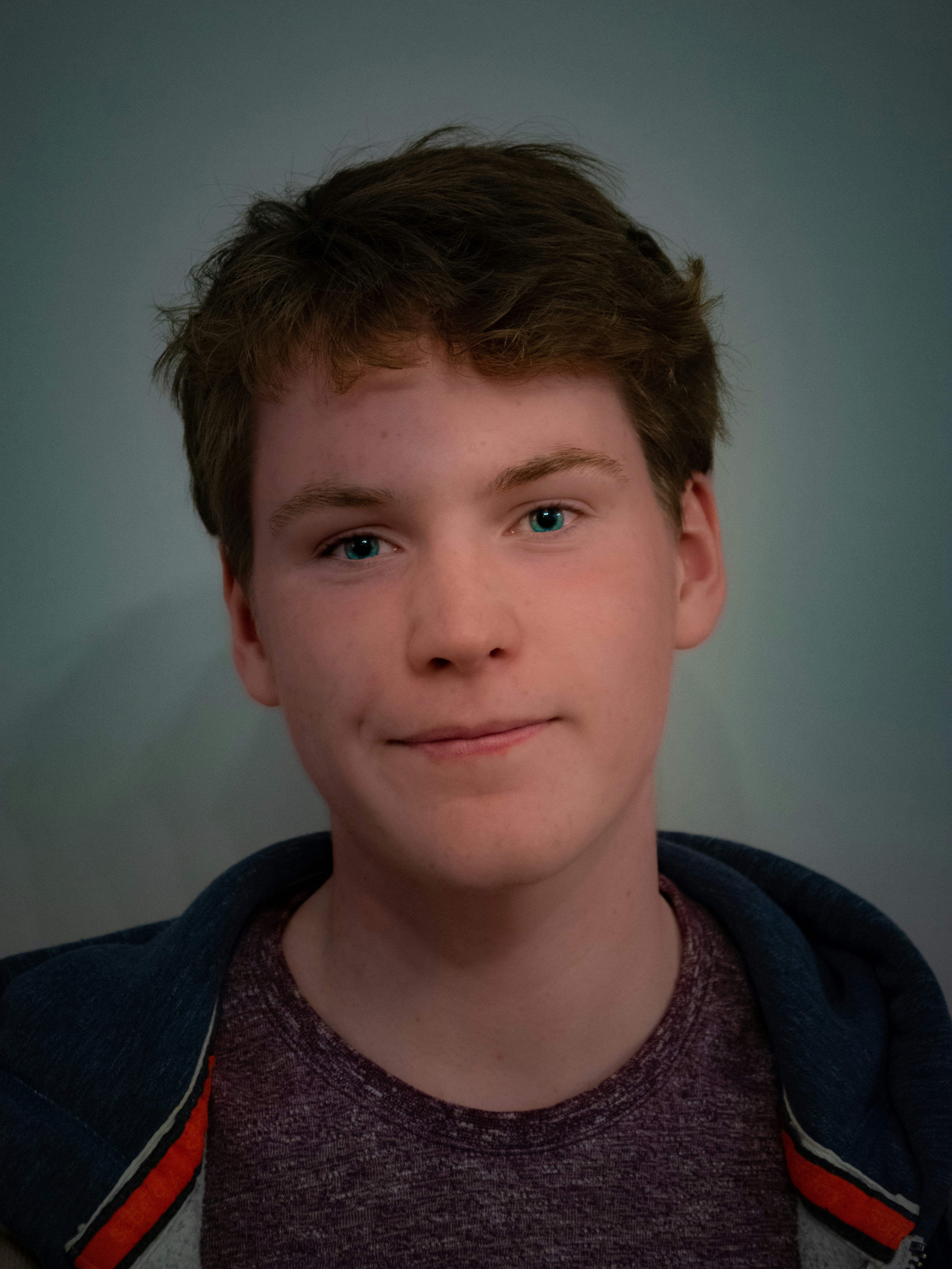 Un gros plan d’une personne portant une veste photo – Photo La ...