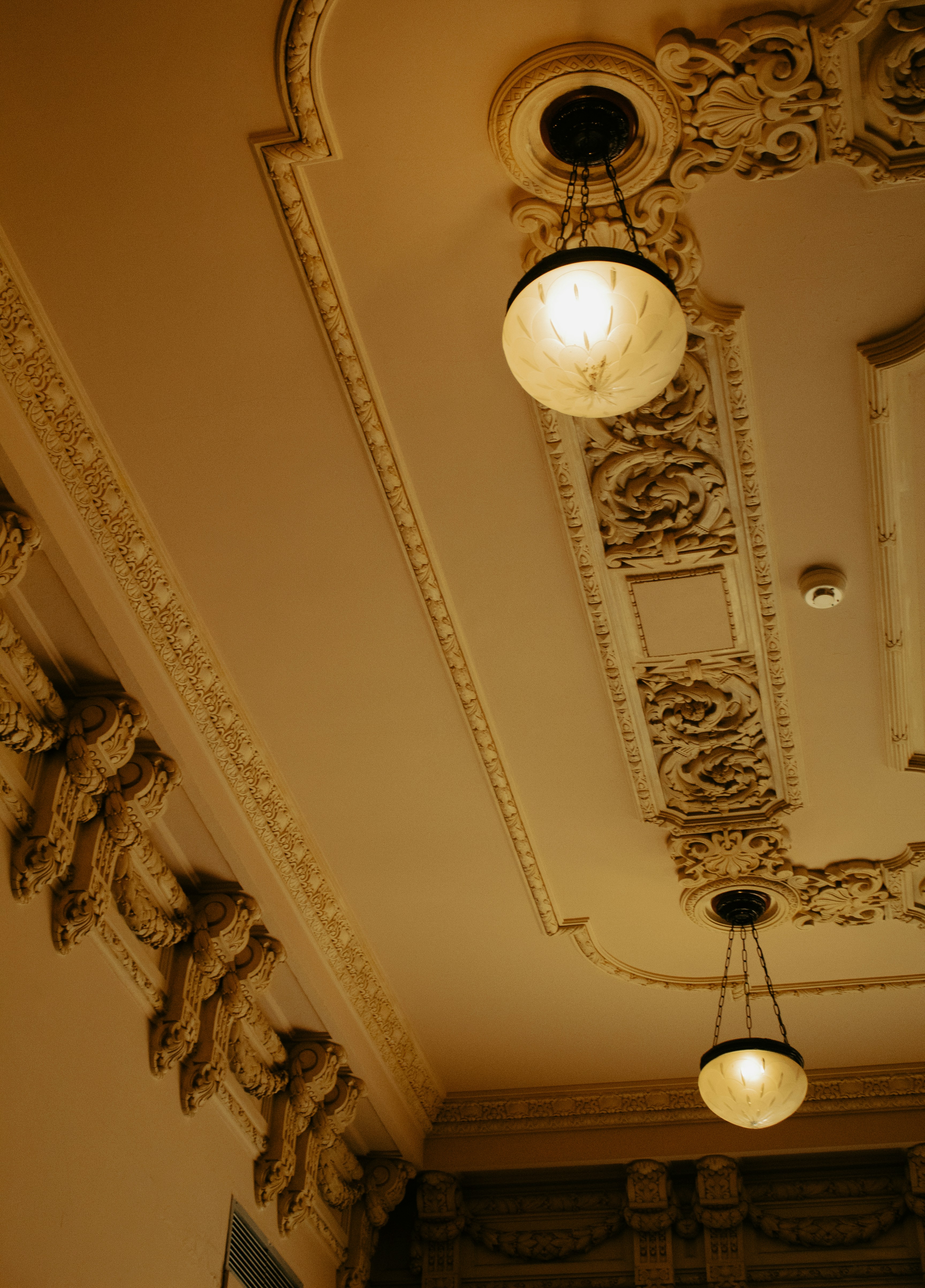 A couple of lights that are on a ceiling photo – Free Architecture ...