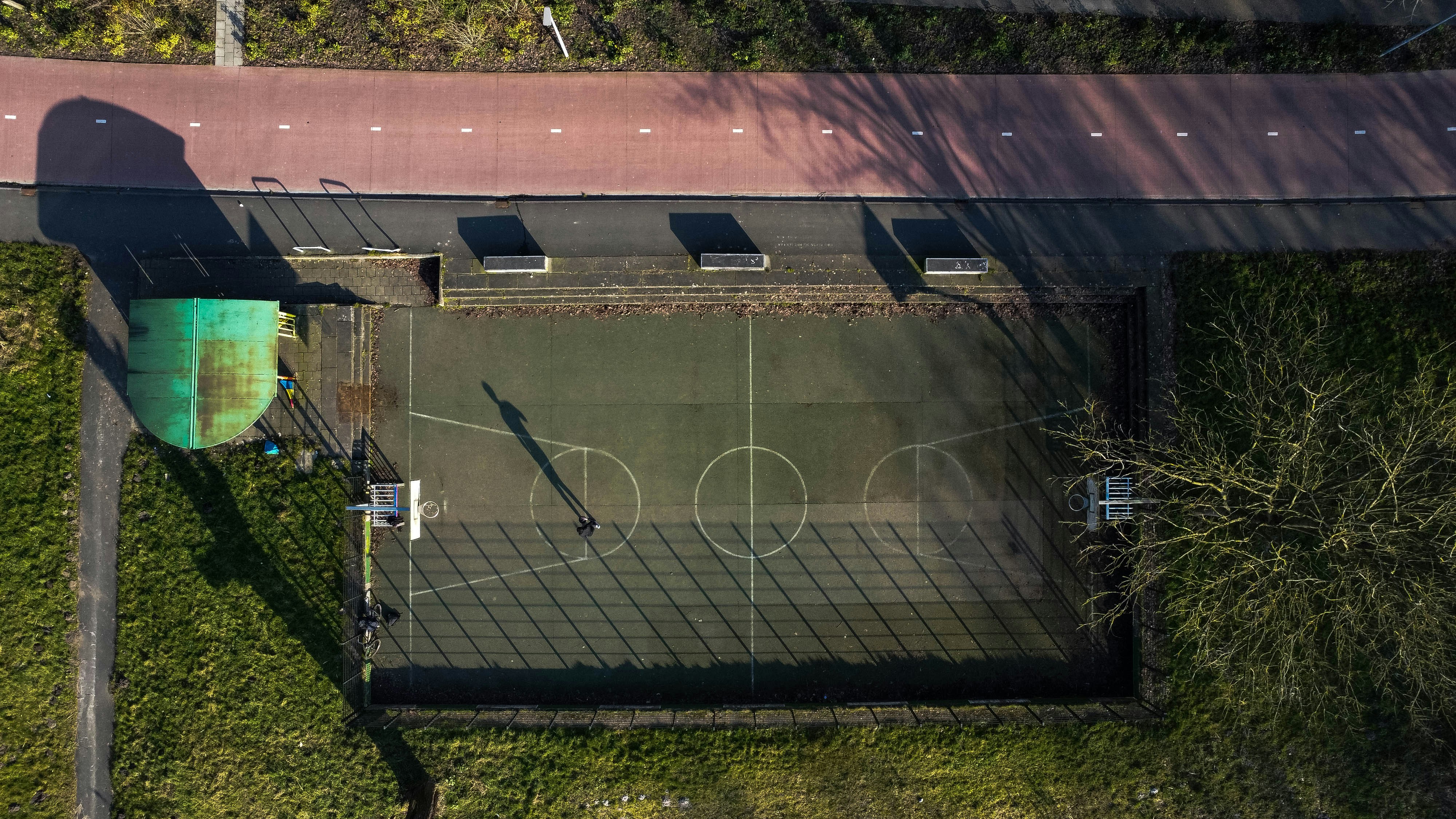 An aerial view of a basketball court in a park photo – Free Bus Image ...