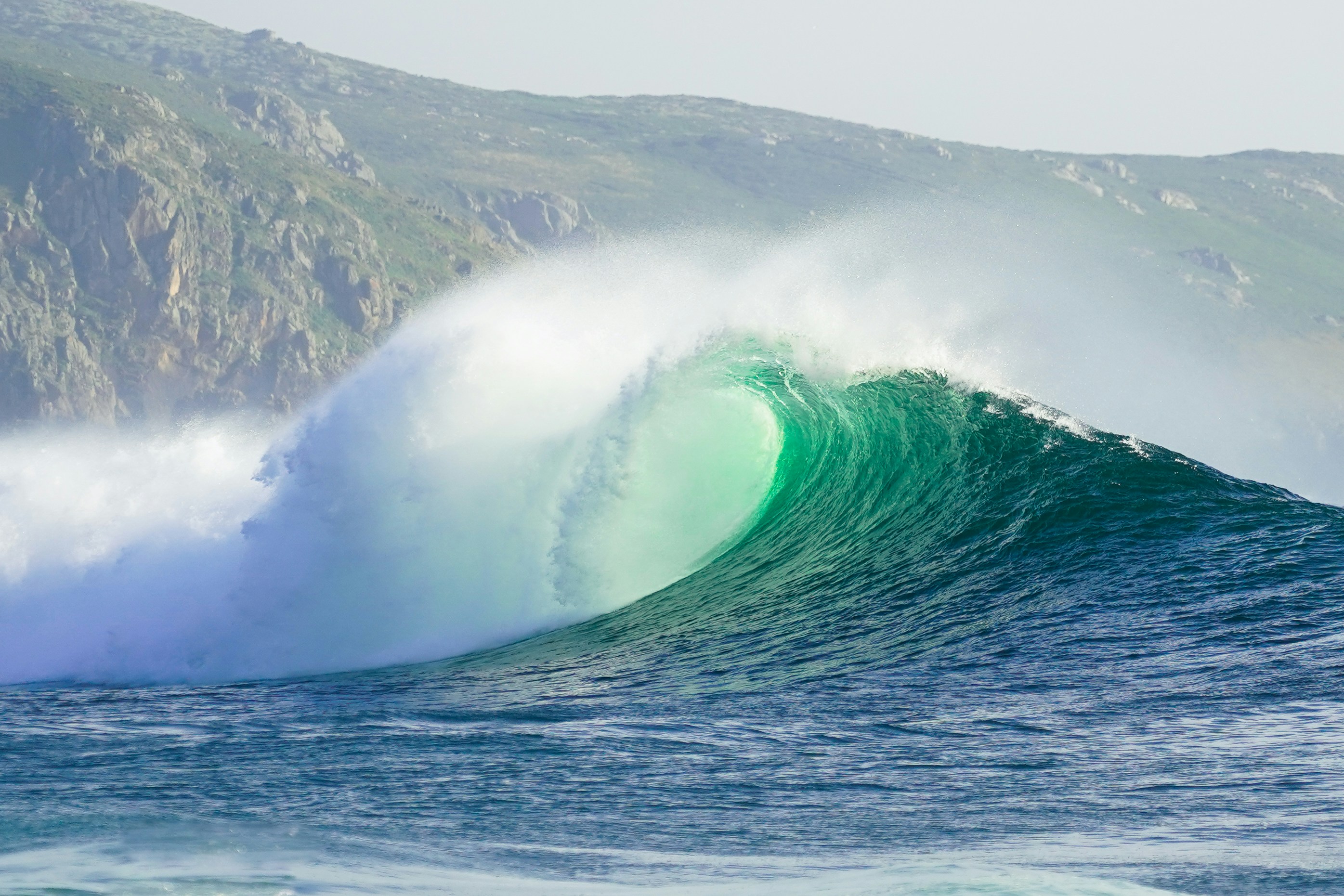 A Breaker’s Green Gaze
