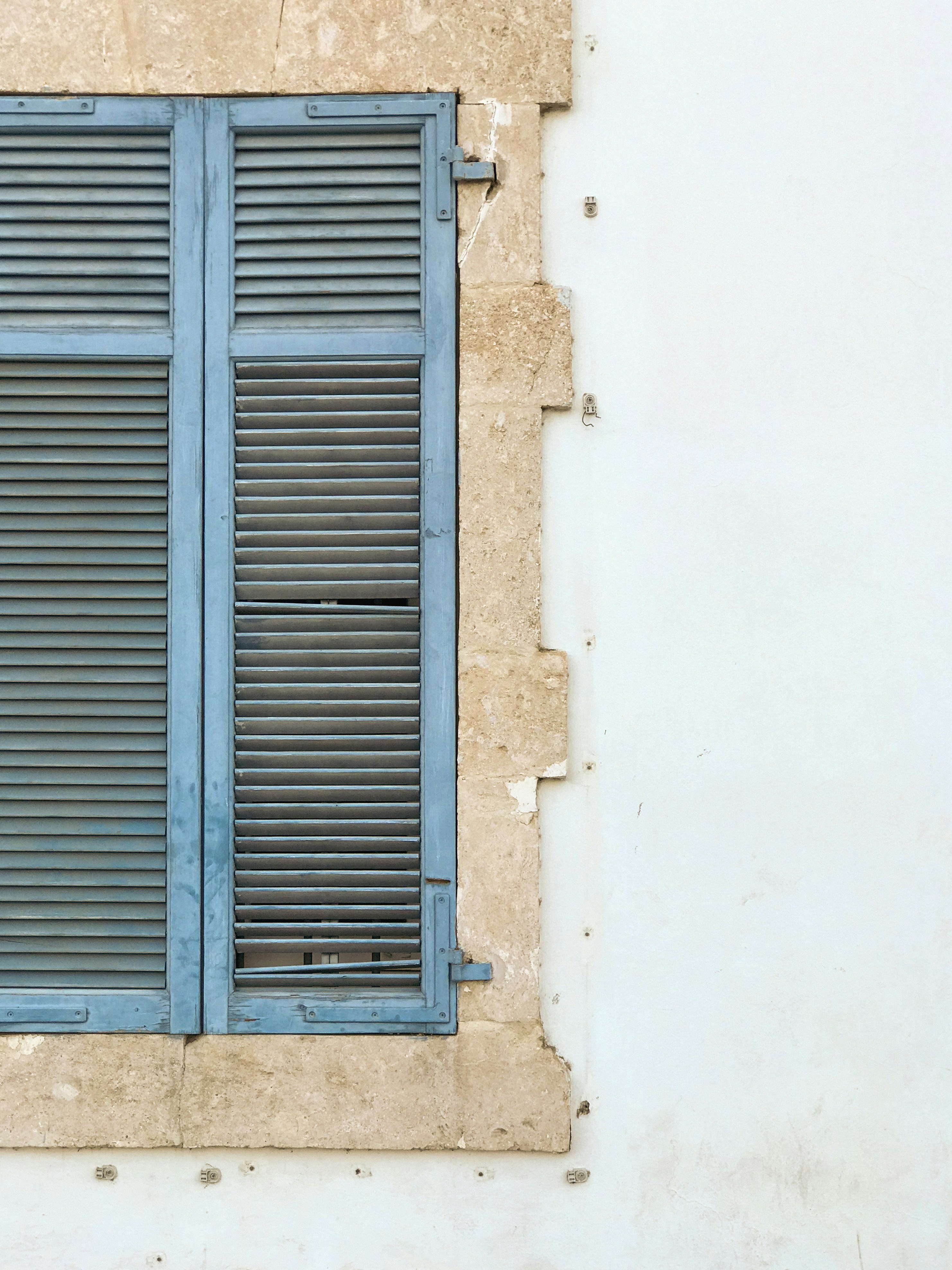 50,000+ Window Wall Pictures | Download Free Images on Unsplash