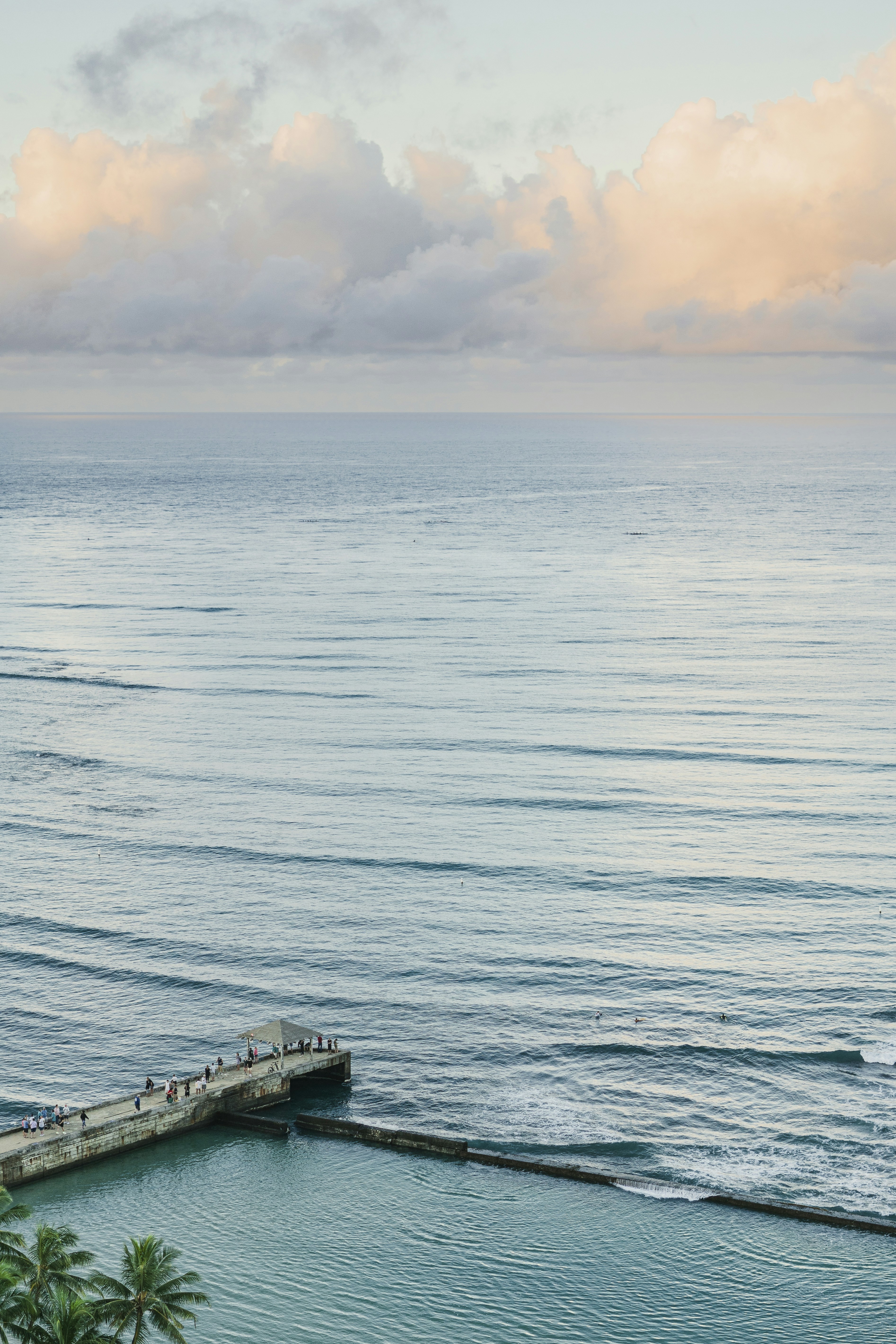 Horizon Pier: A Quiet Encounter of Sea and Sky