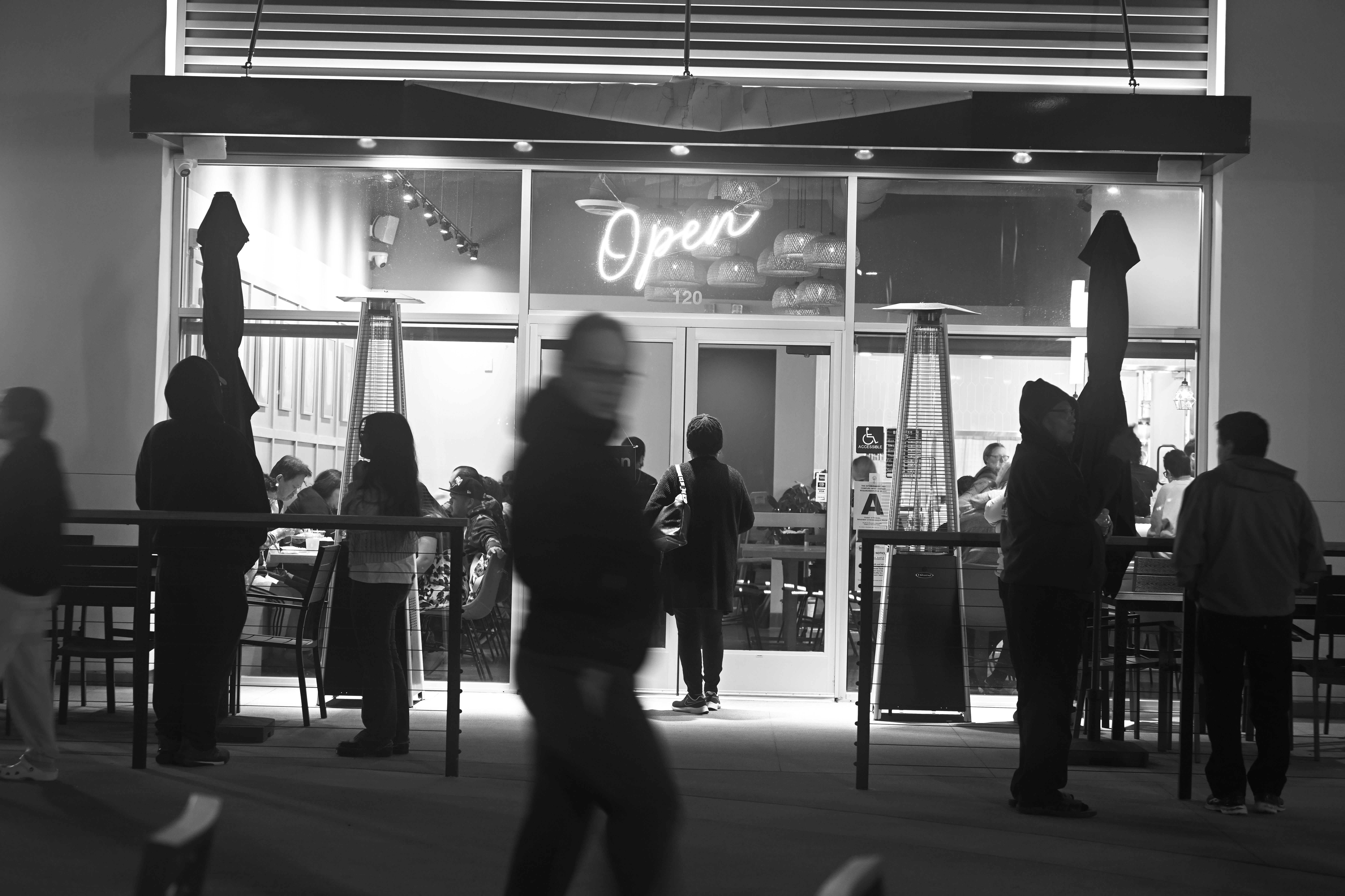 People Dining Pictures | Download Free Images on Unsplash