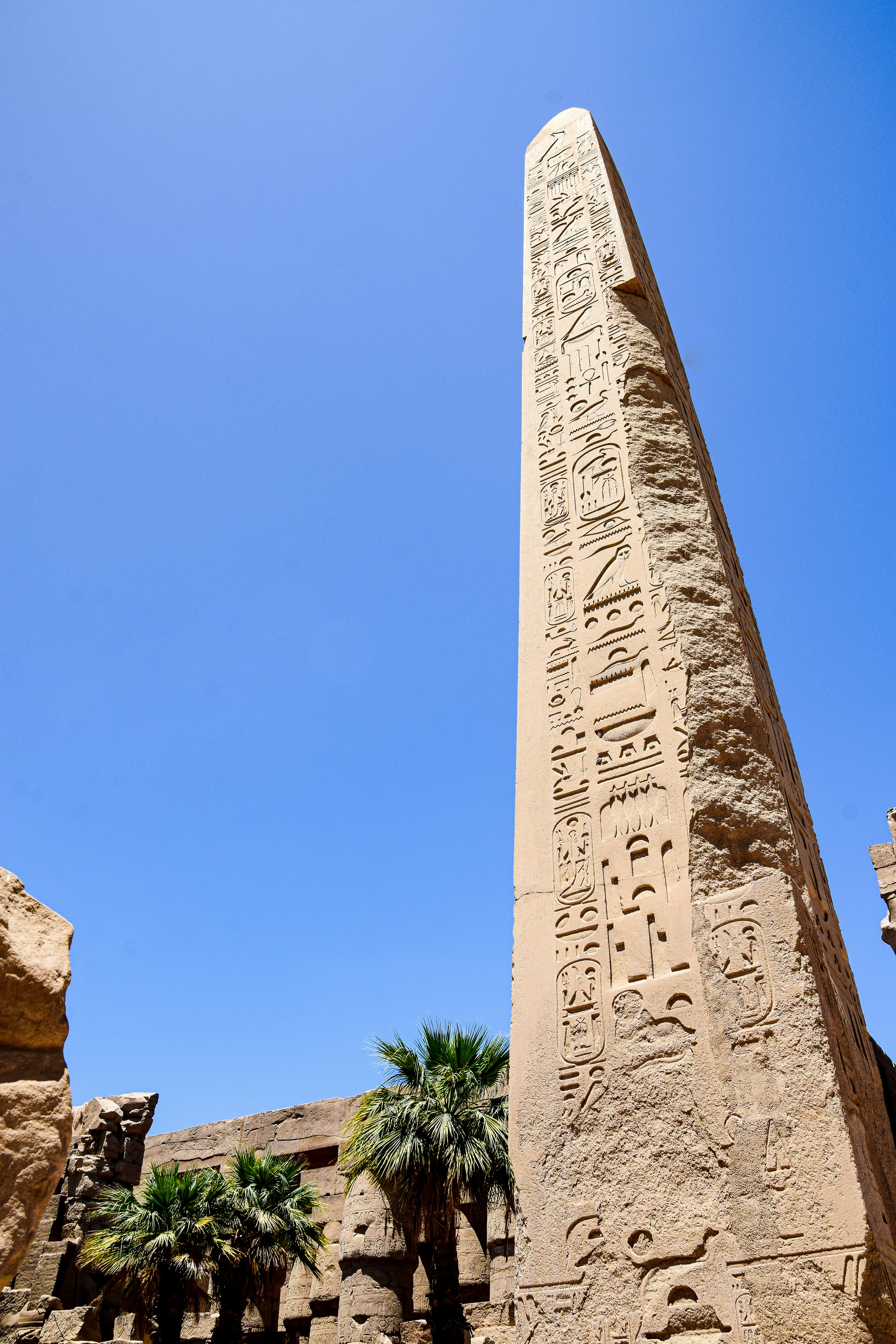 A tall obelisk with egyptian writing on it photo – Free Egypt Image on ...