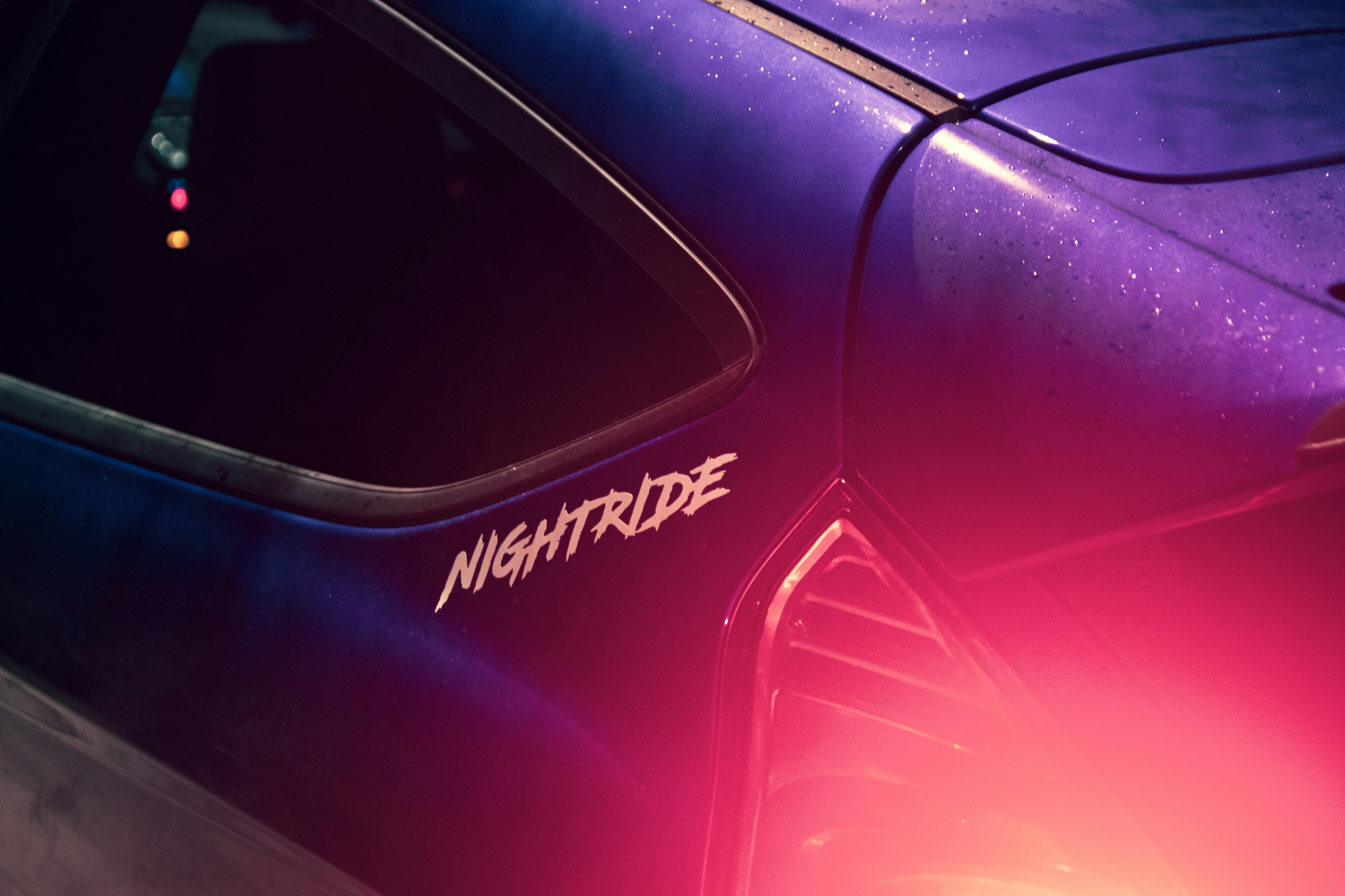 Urban Vibes: The Night Ride Experience