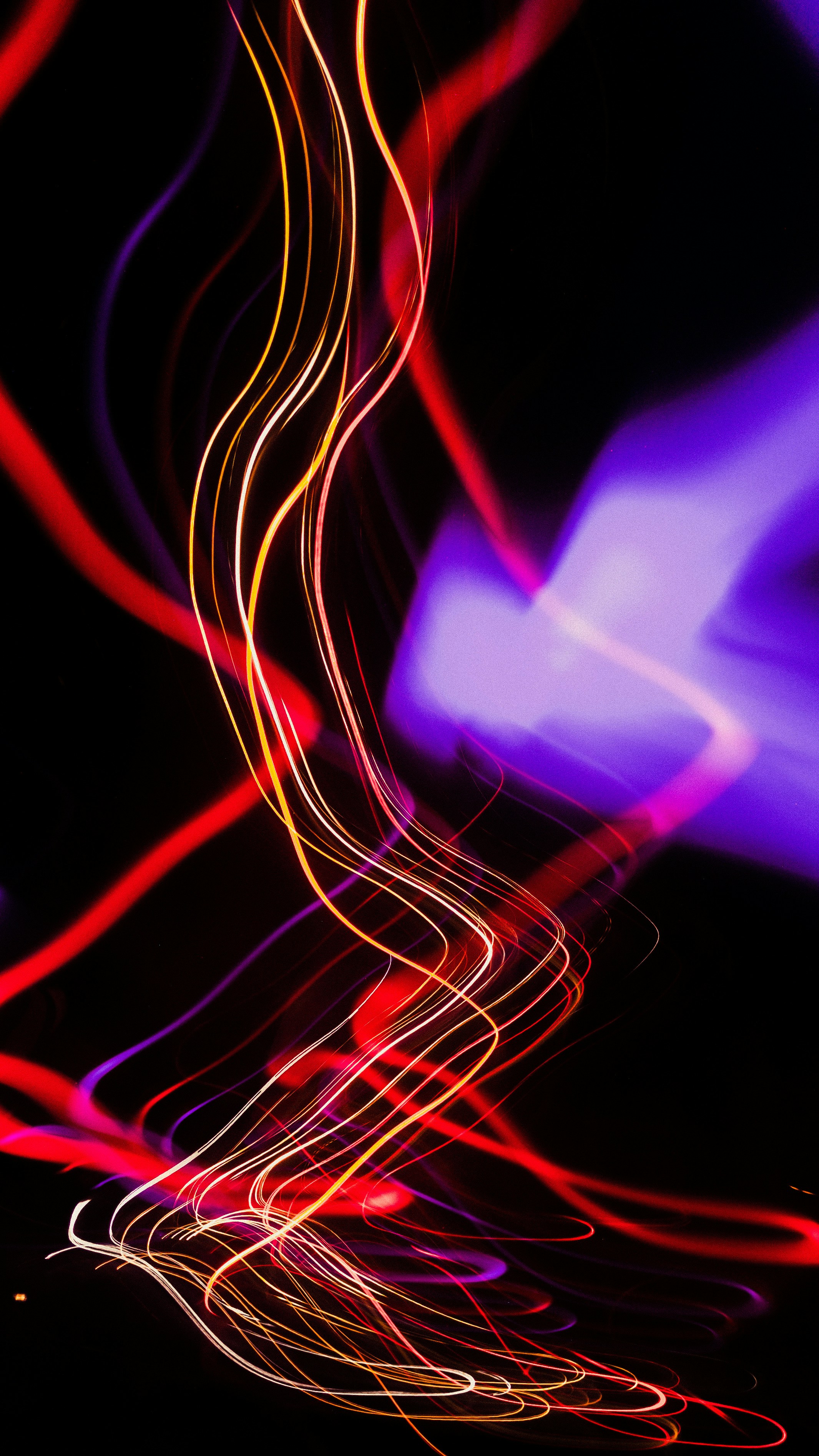 Une photo floue d’une lumière violette et rouge photo – Image gratuite ...