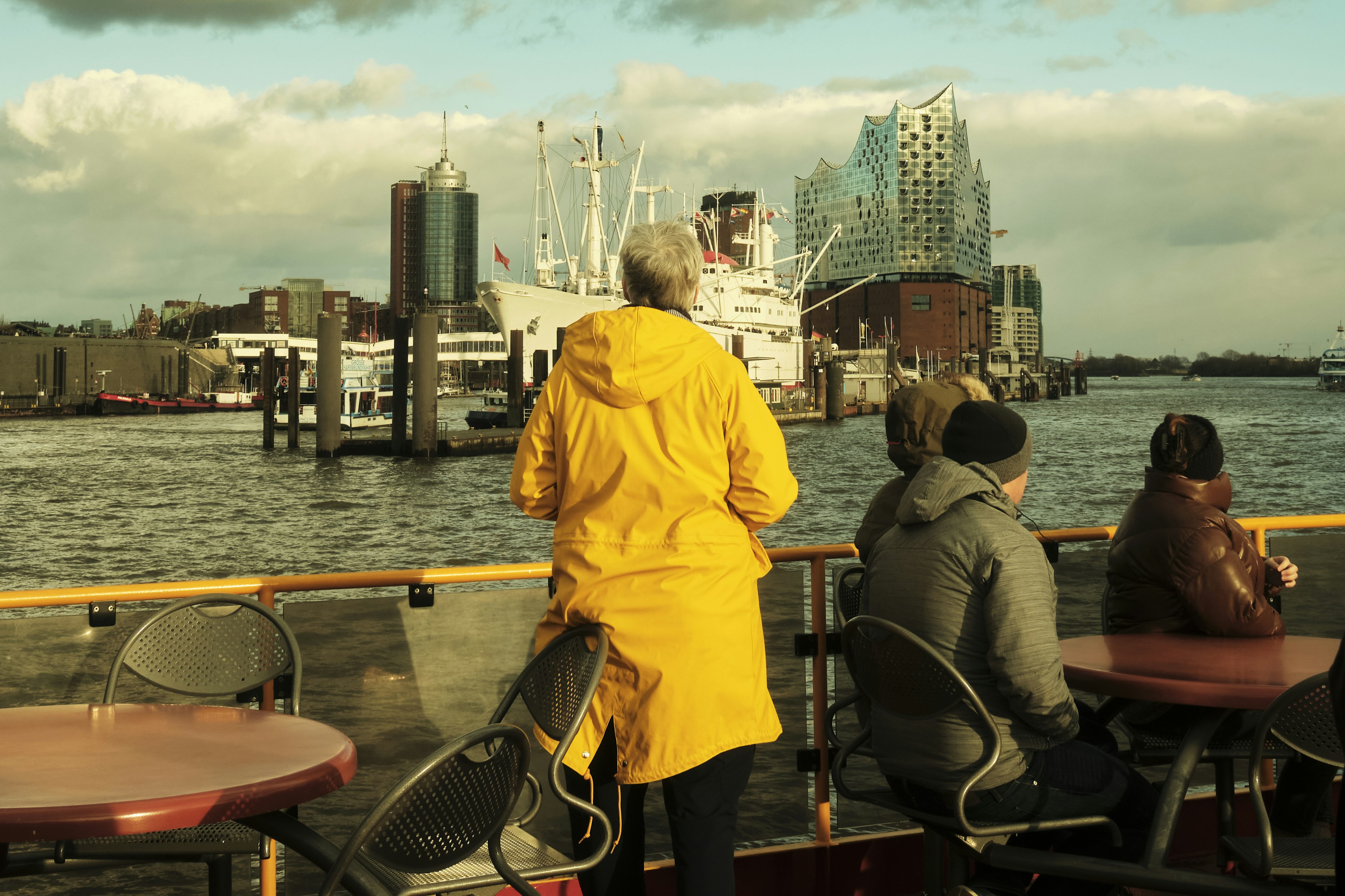 Harborwatch: Yellow Coat at Hamburg's Waterfront