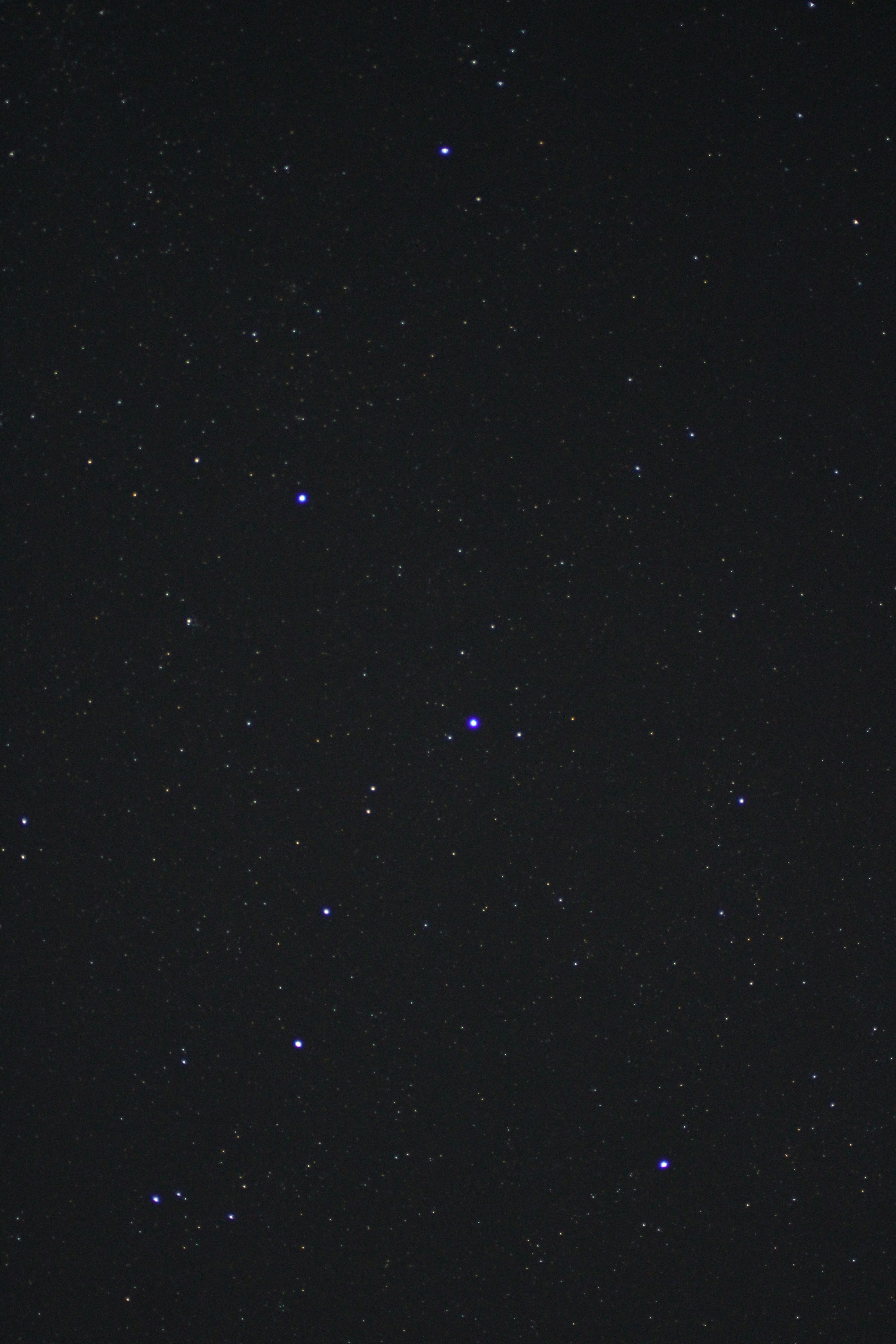 A night sky with a few stars in it photo – Free Night Image on Unsplash