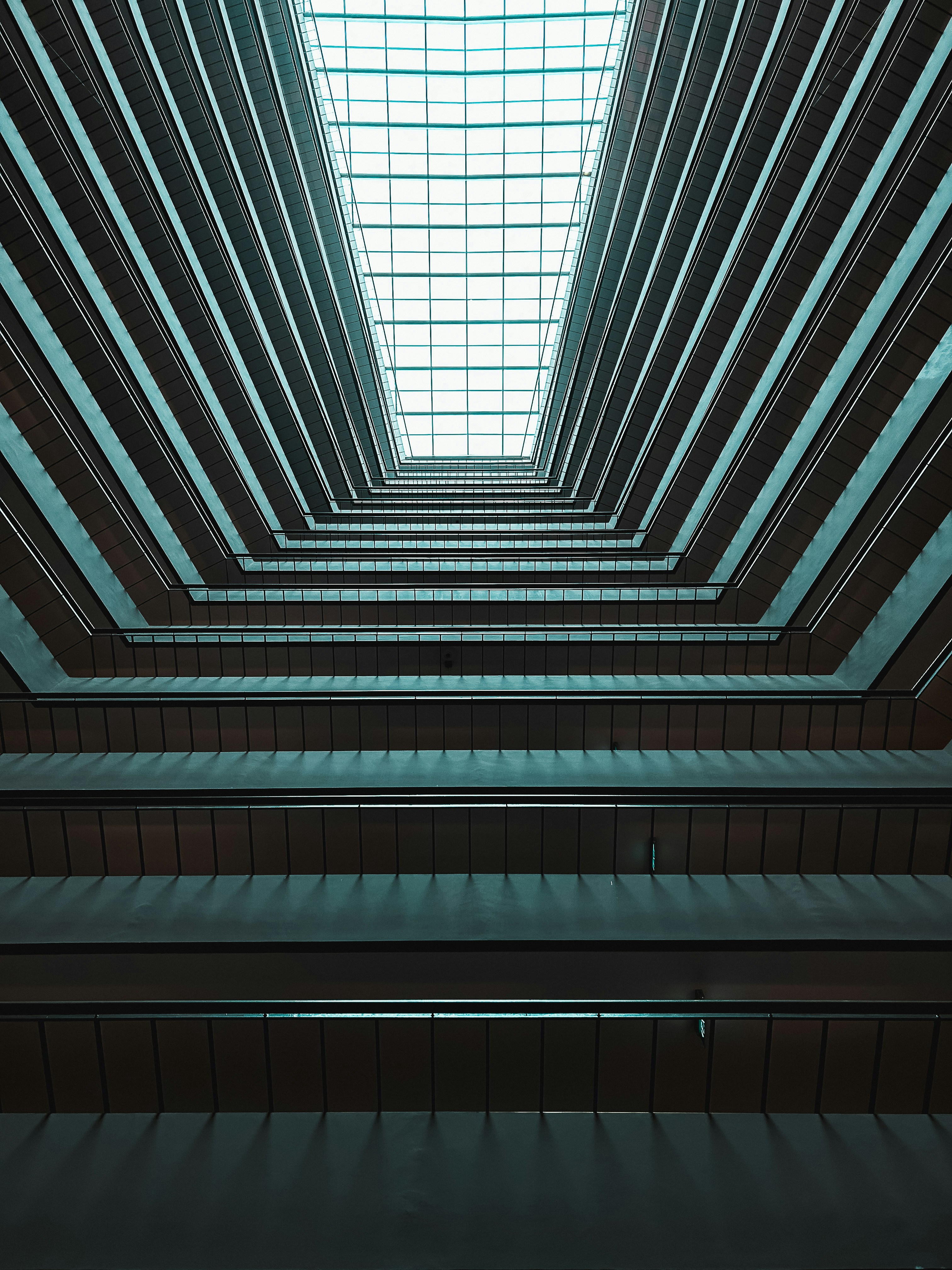 Building pattern with shadow