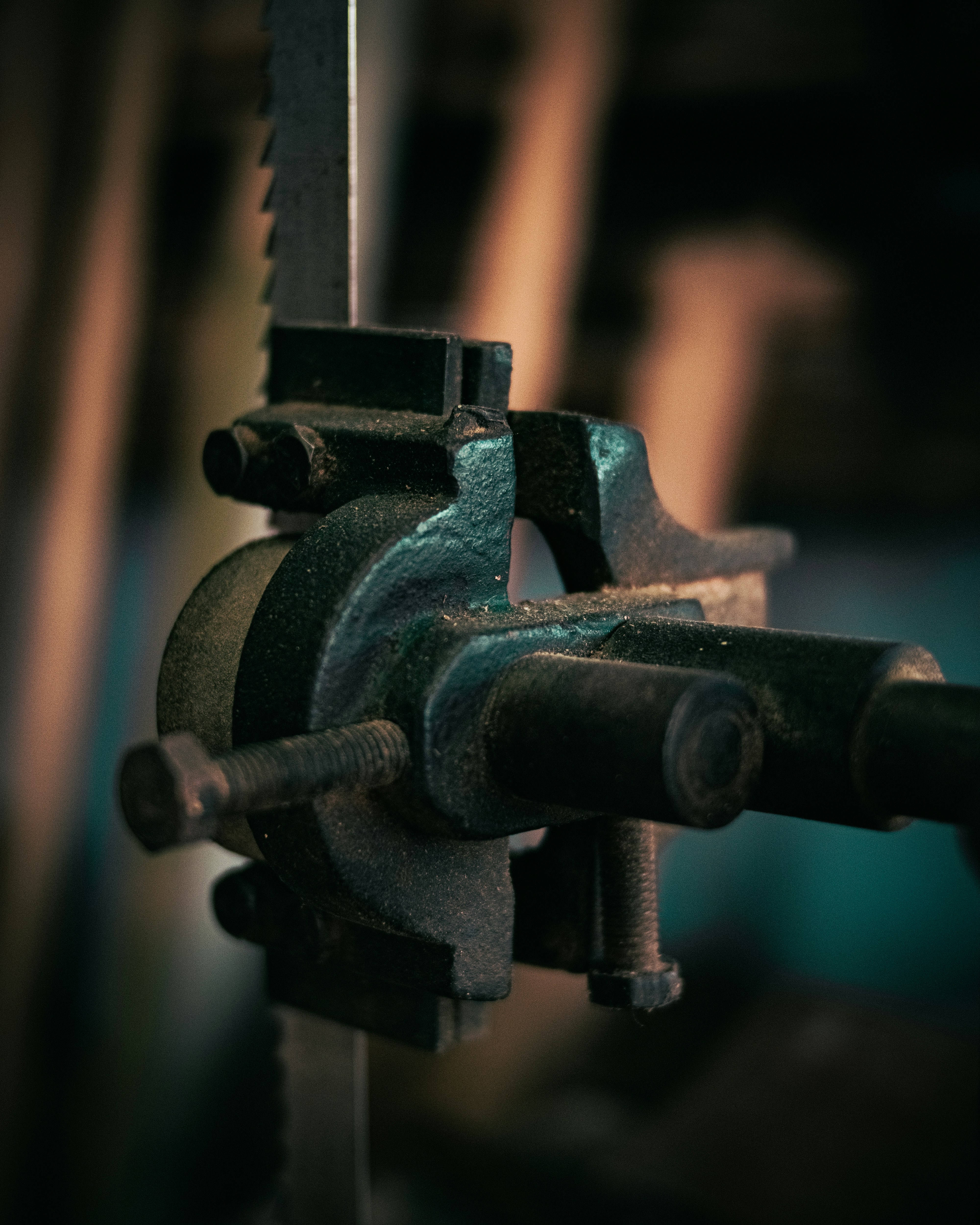 A close up of a machine tool with a blurry background photo – Free ...