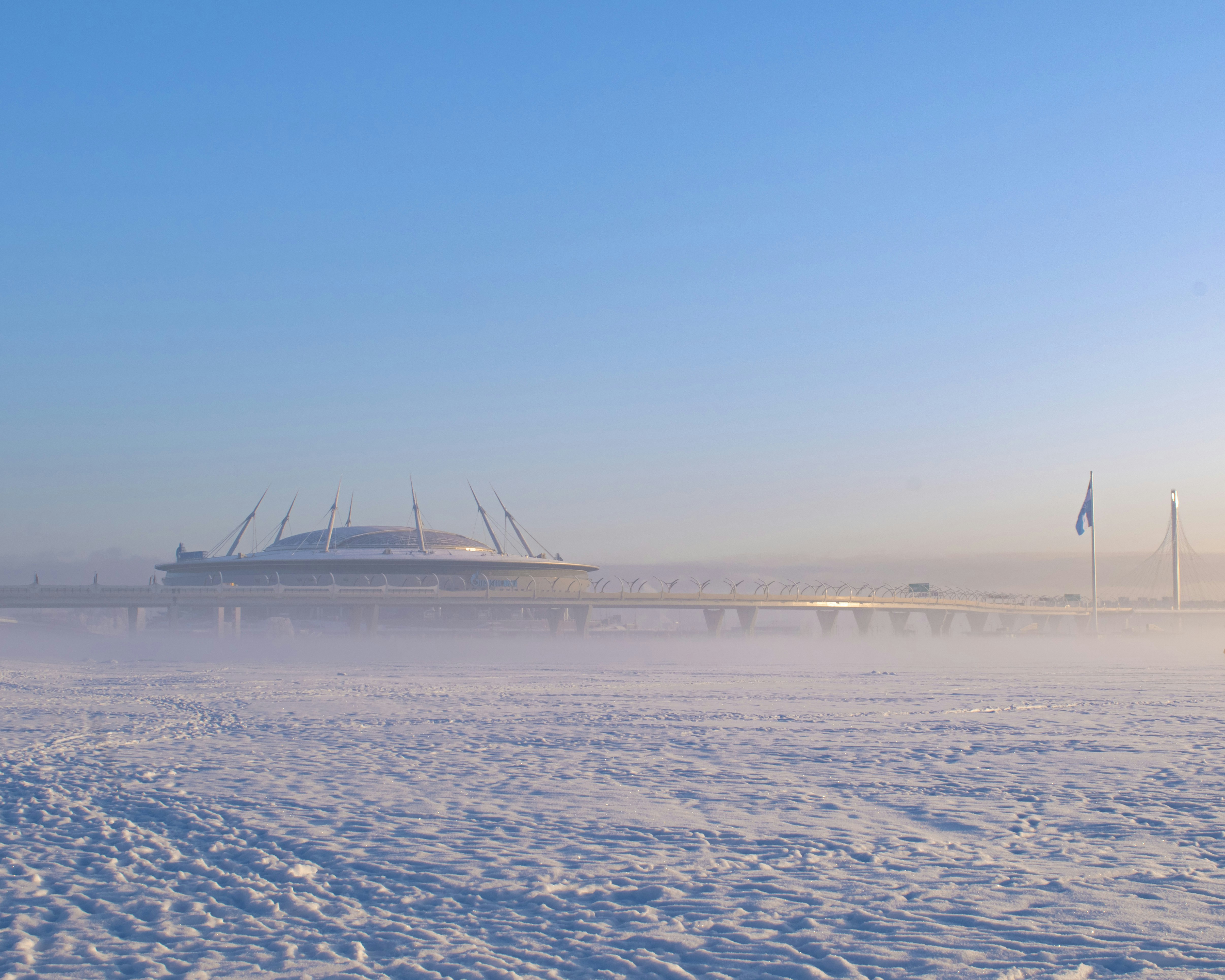 Frosted Marina: A Quiet Horizon Over the Snow