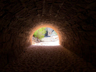 Desert Tunnel Escape