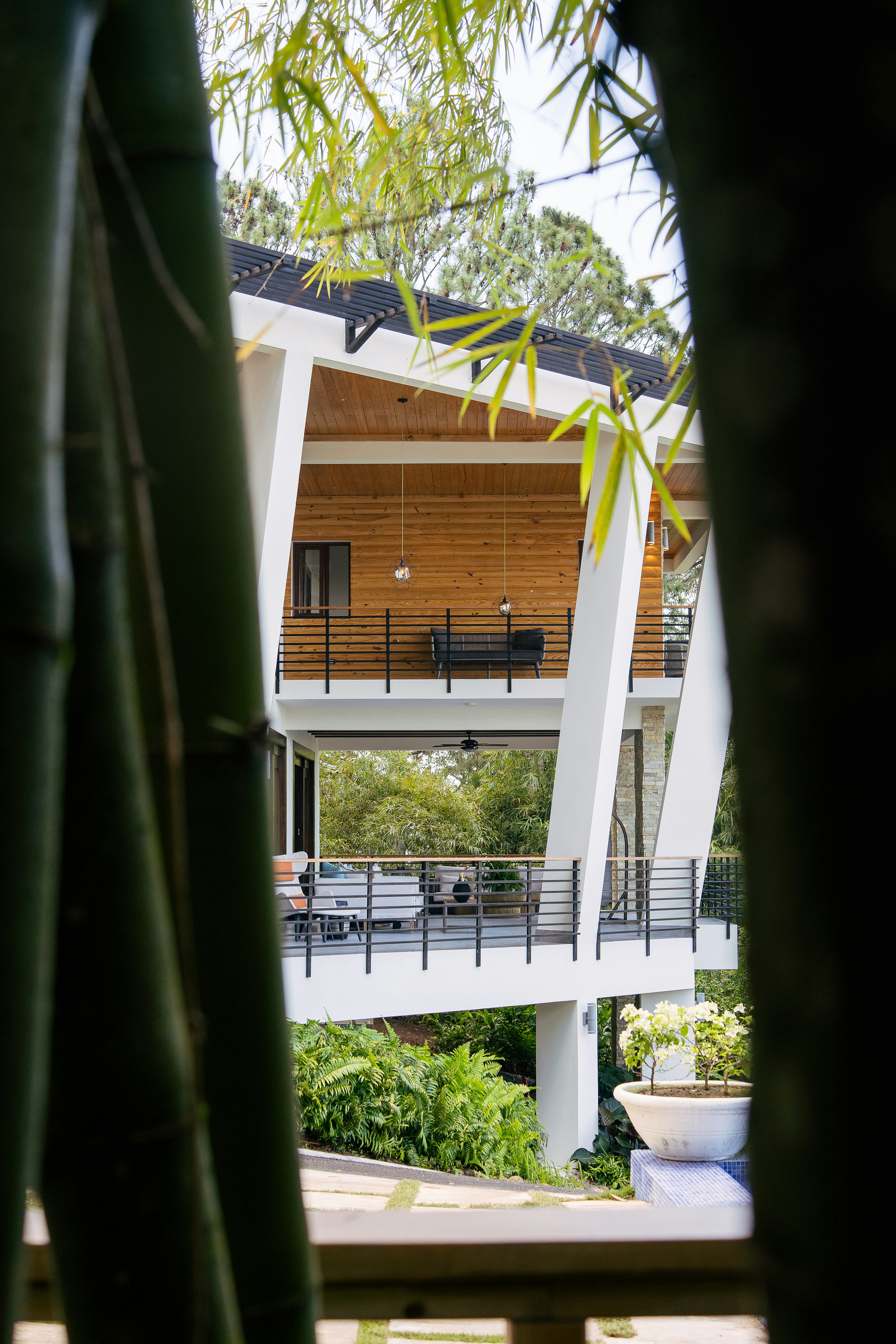 Une maison avec balcon et balcon photo – Photo Santo domingo Gratuite ...