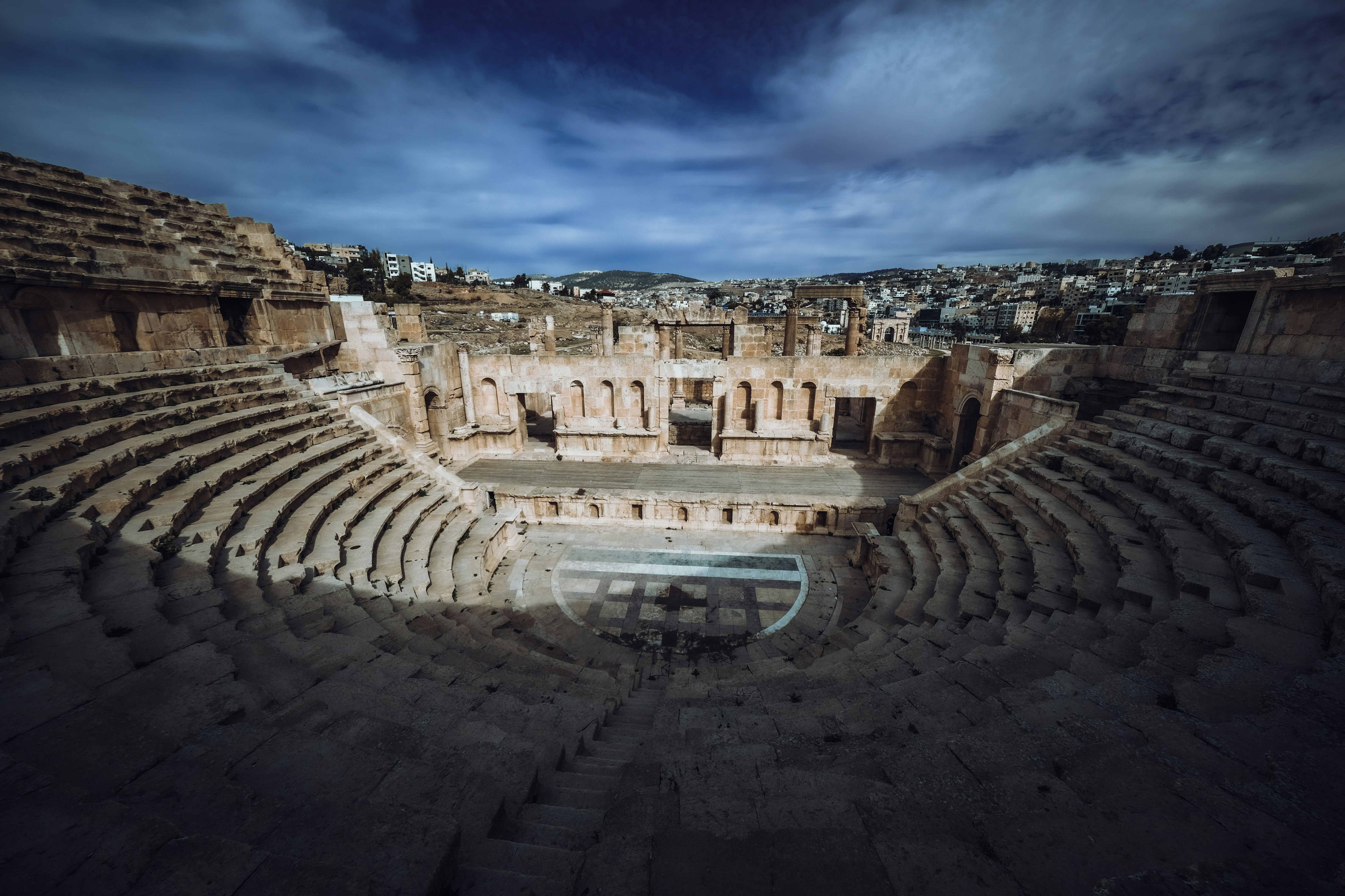 An old amphit in the middle of a city photo – Free Building Image on ...