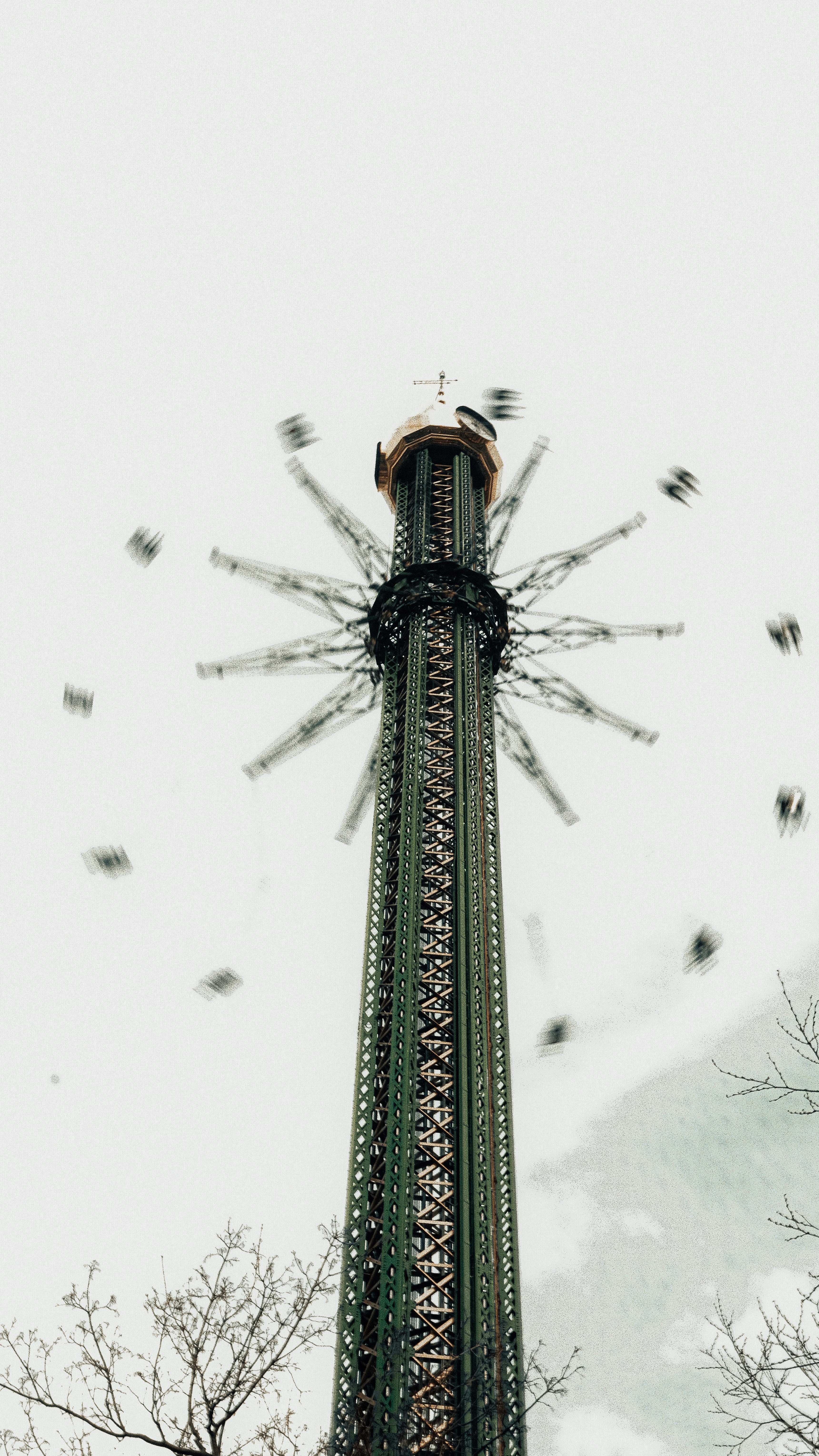 Prater Turm is located on an amusement park ride. If you like my work and would like to support me, you can buy me a coffee: buymeacoffee.com/rwvpv9qt750 .