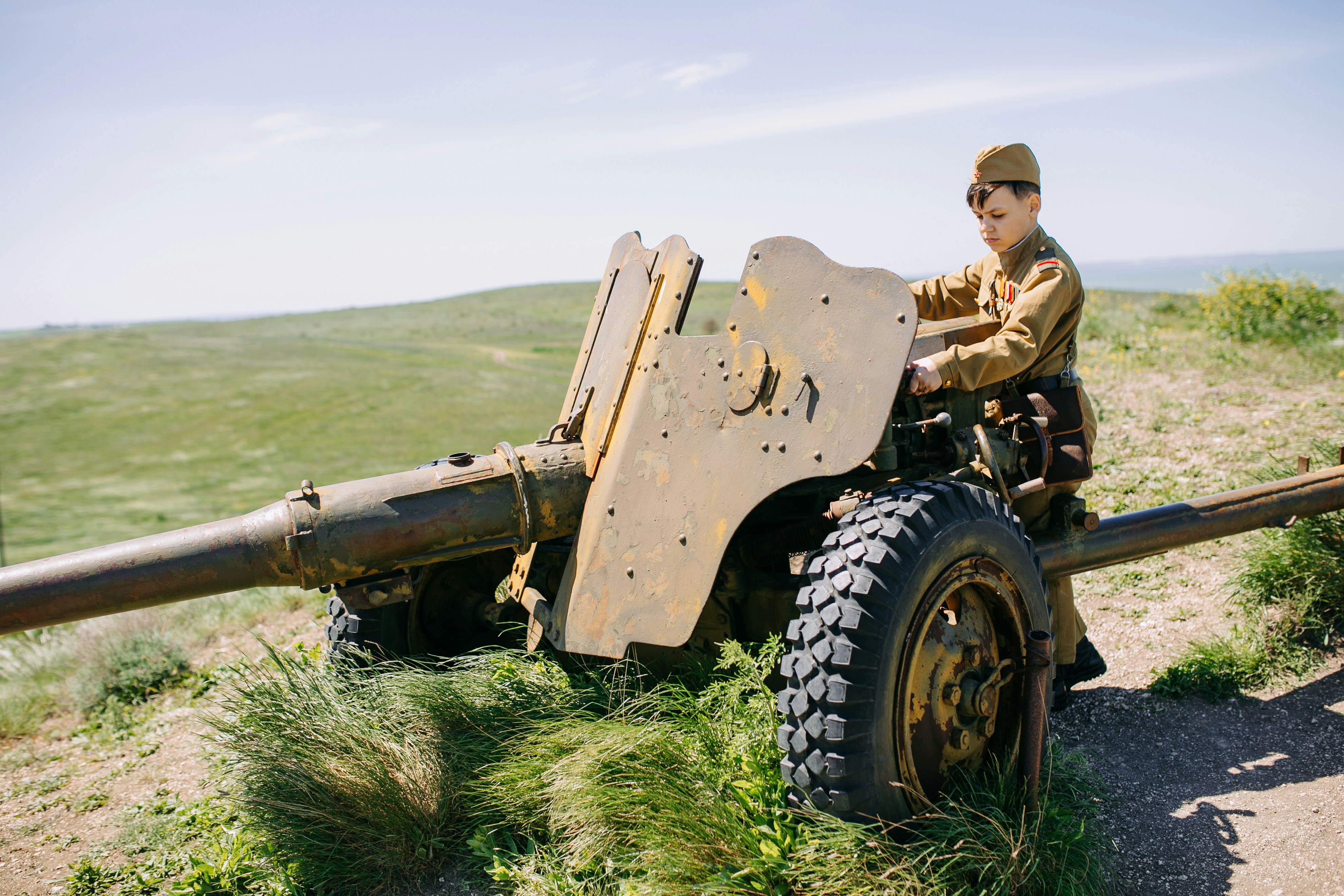 Gunner’s Return: A Static Canon in the Open Field