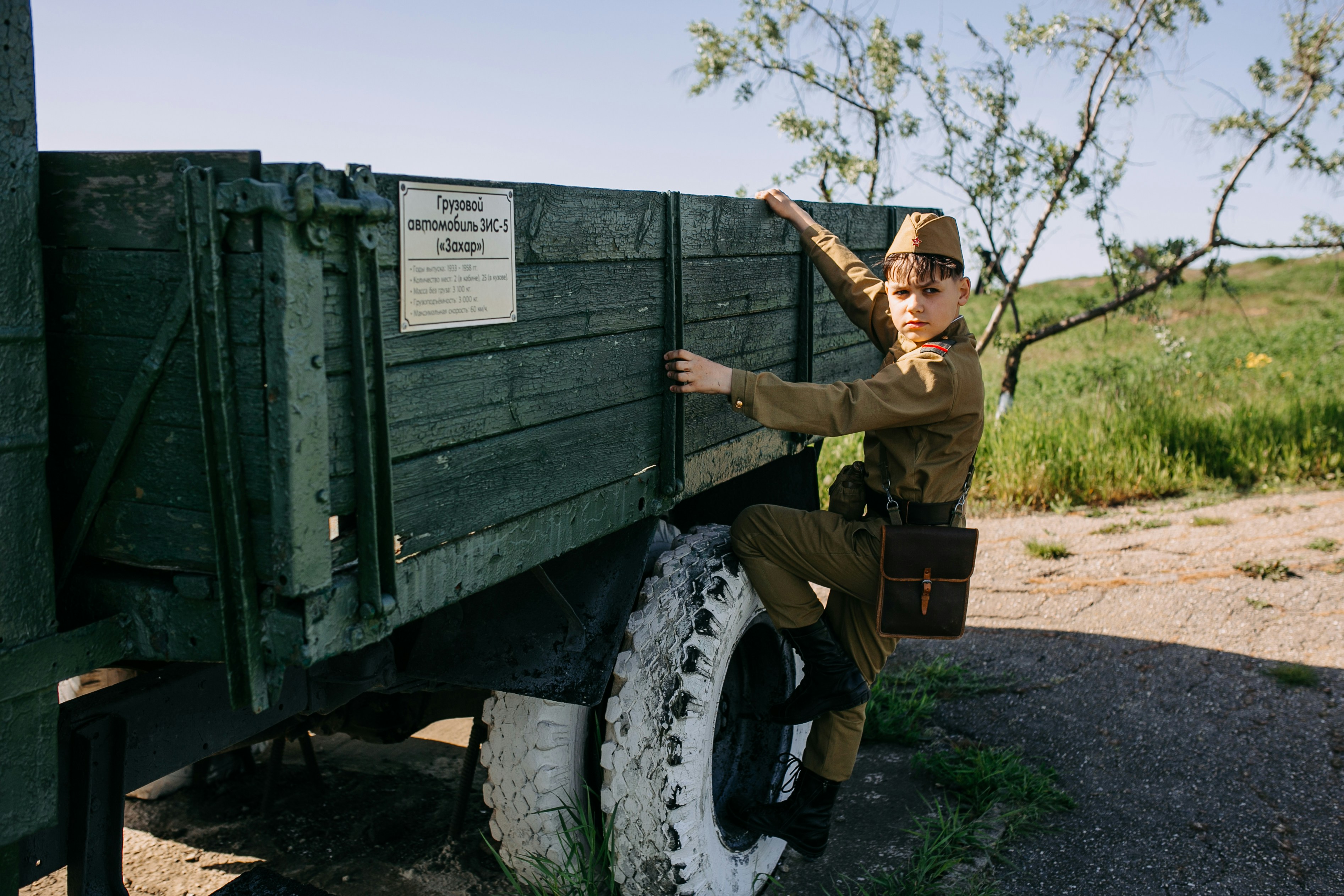 Climbing the Green Wagon: A Quiet Moment of Resolve in the Countryside