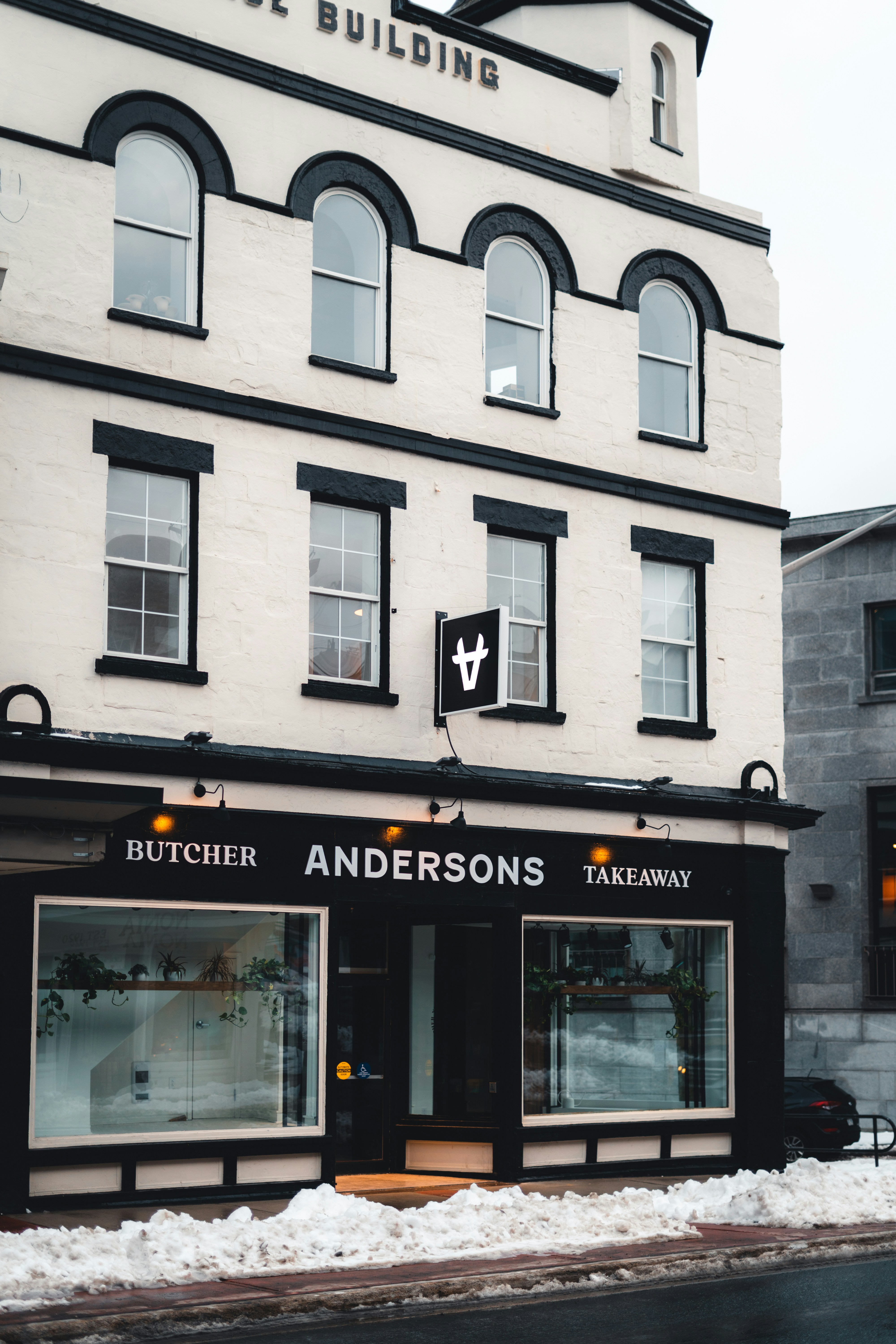 Andersons Butcher: Streetfront Café with Classic Facade
