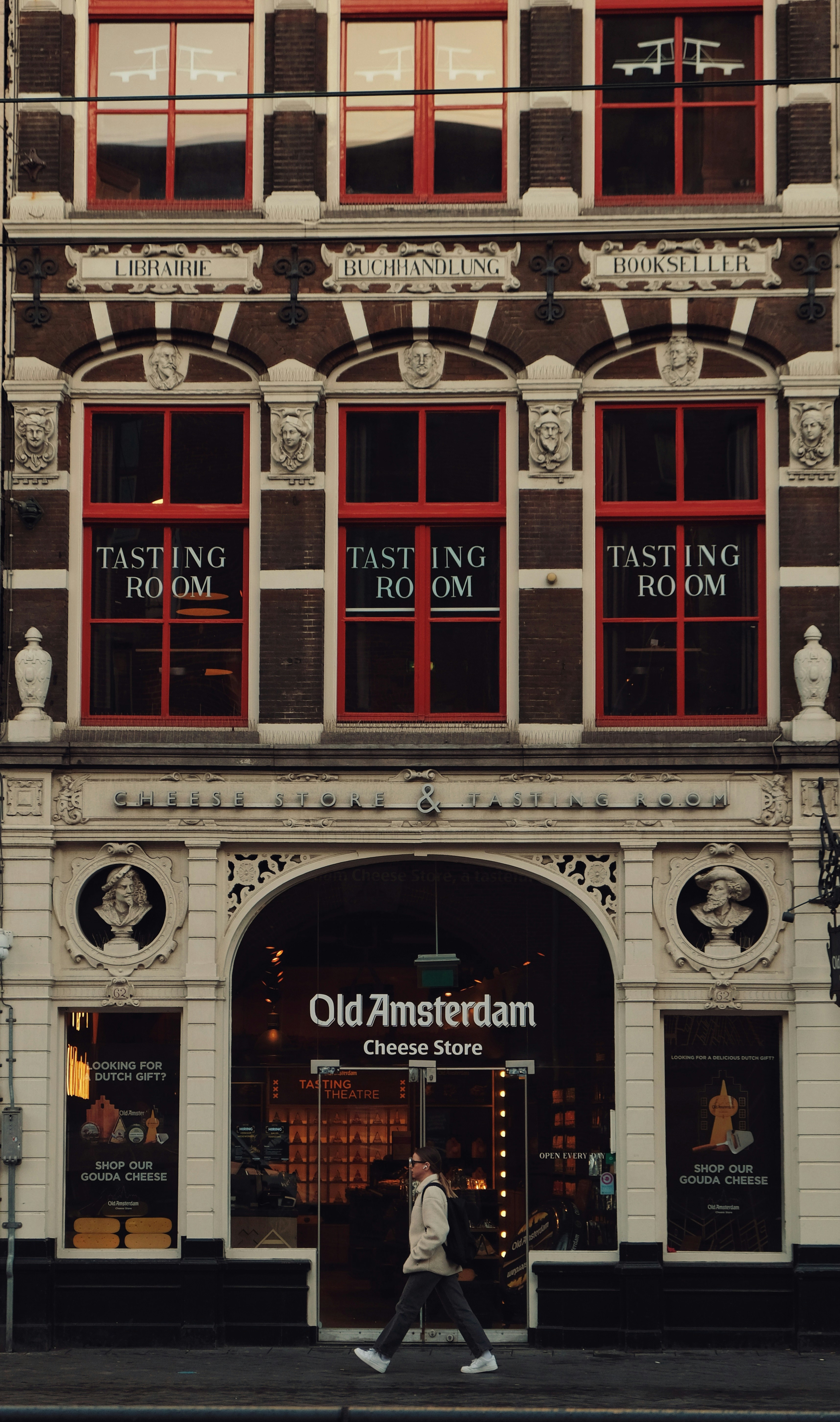 Old Amsterdam Cheese Store: A Historic Facade and Quiet Pedestrian