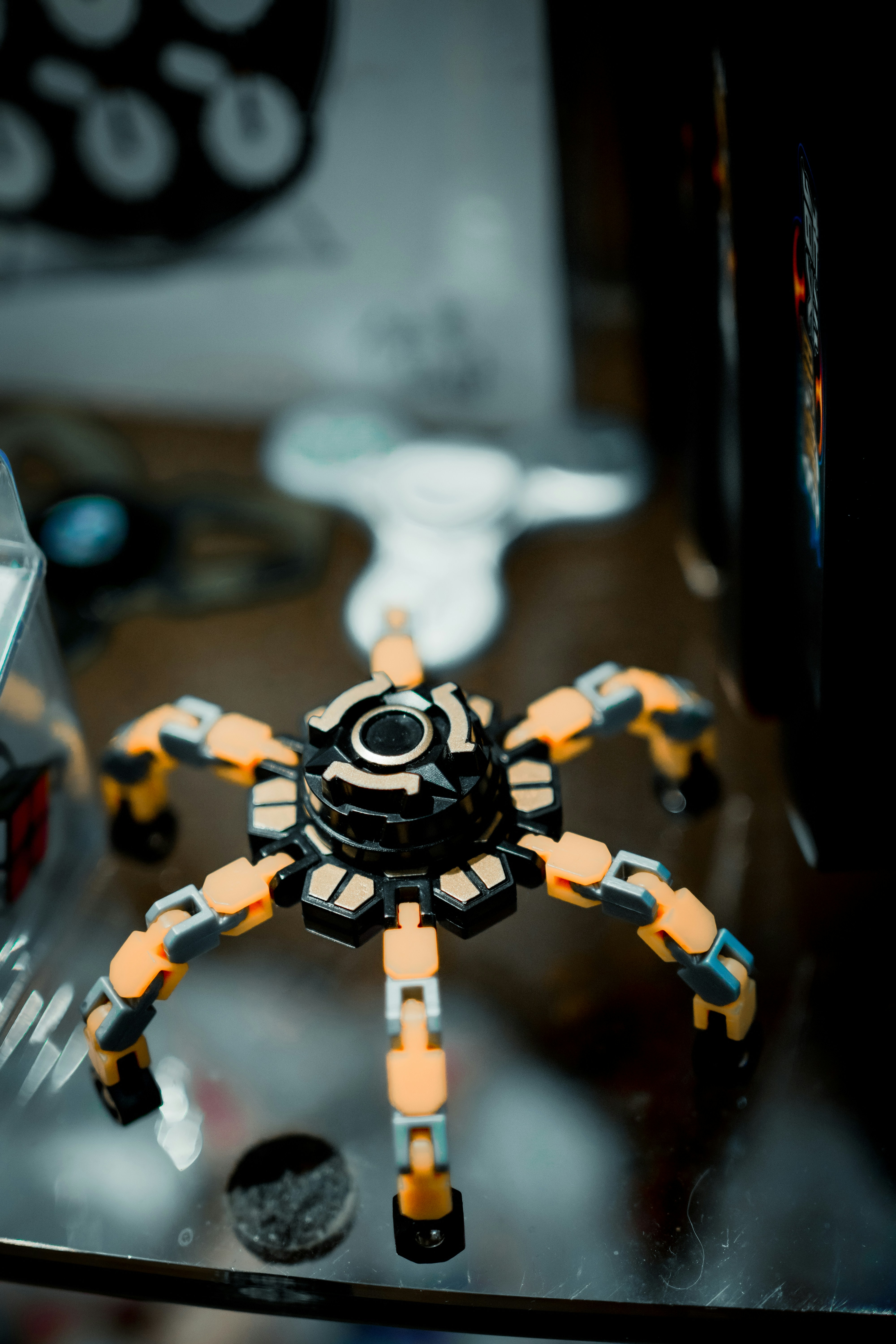 Radial Gearstar: A Micro-robot Toy on a Glass Stage