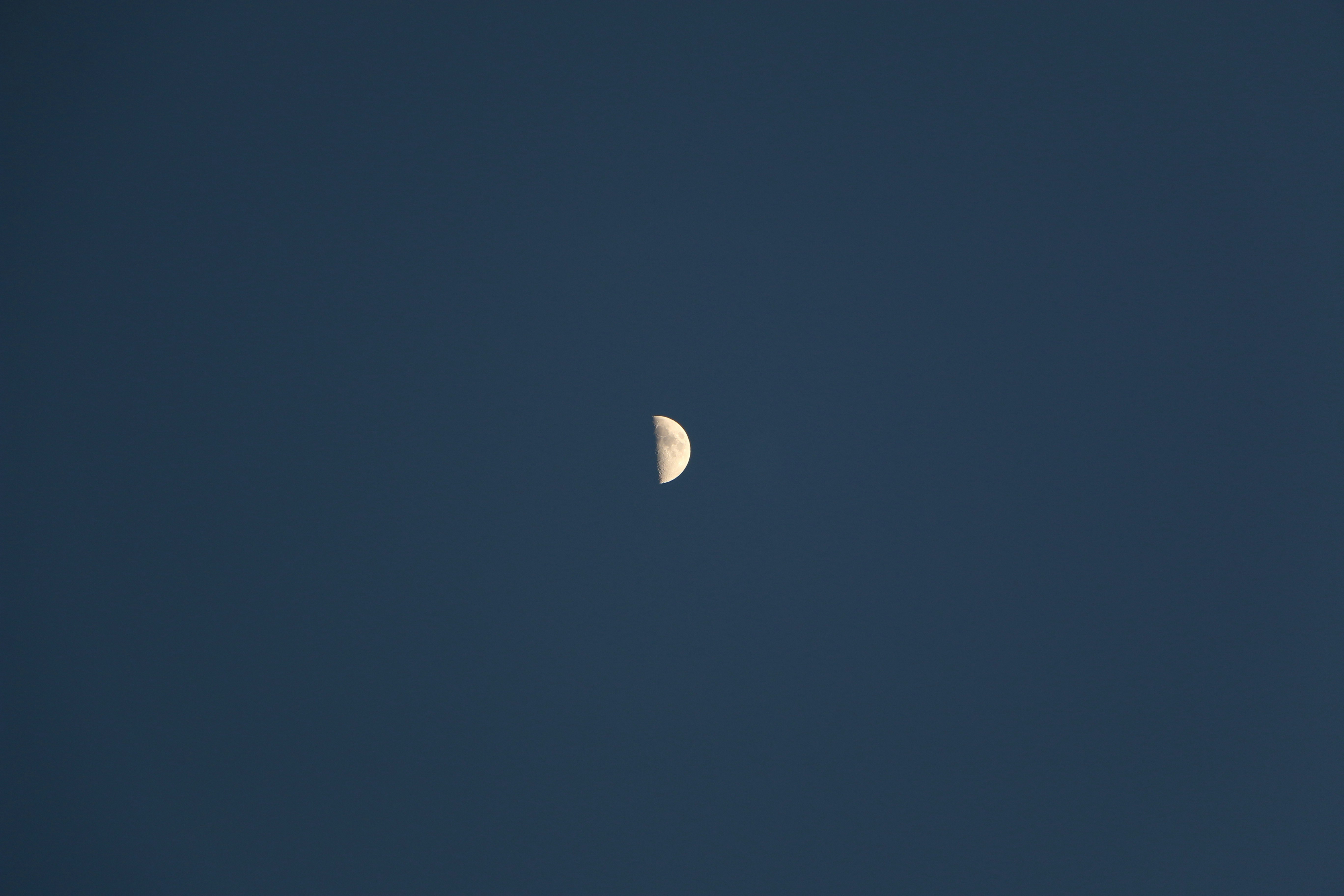 Disegni Di Mezzo Sole E Mezza Luna